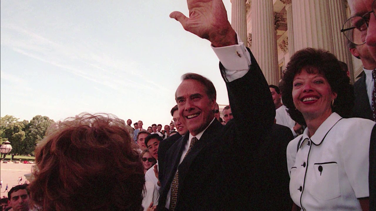 Former Republican Senator Bob Dole Dies At 98 – 9&10 News