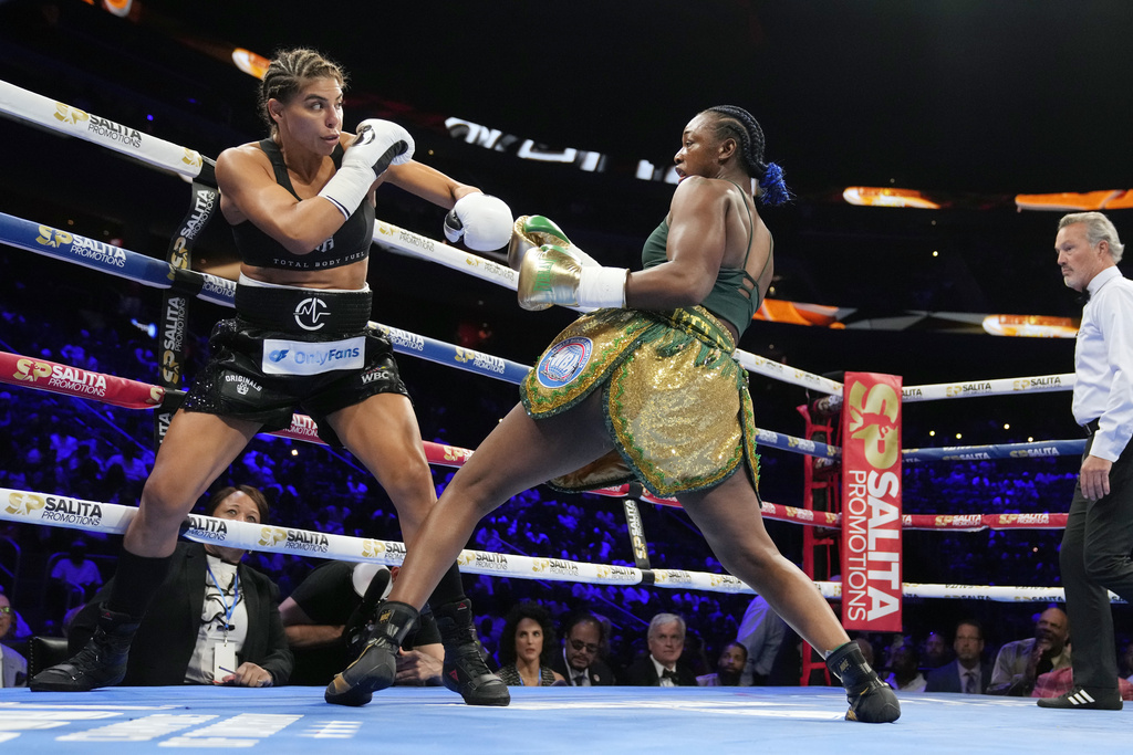 Michigan Boxer Claressa Shields Easily Beats Maricela Corenjo to Defend ...