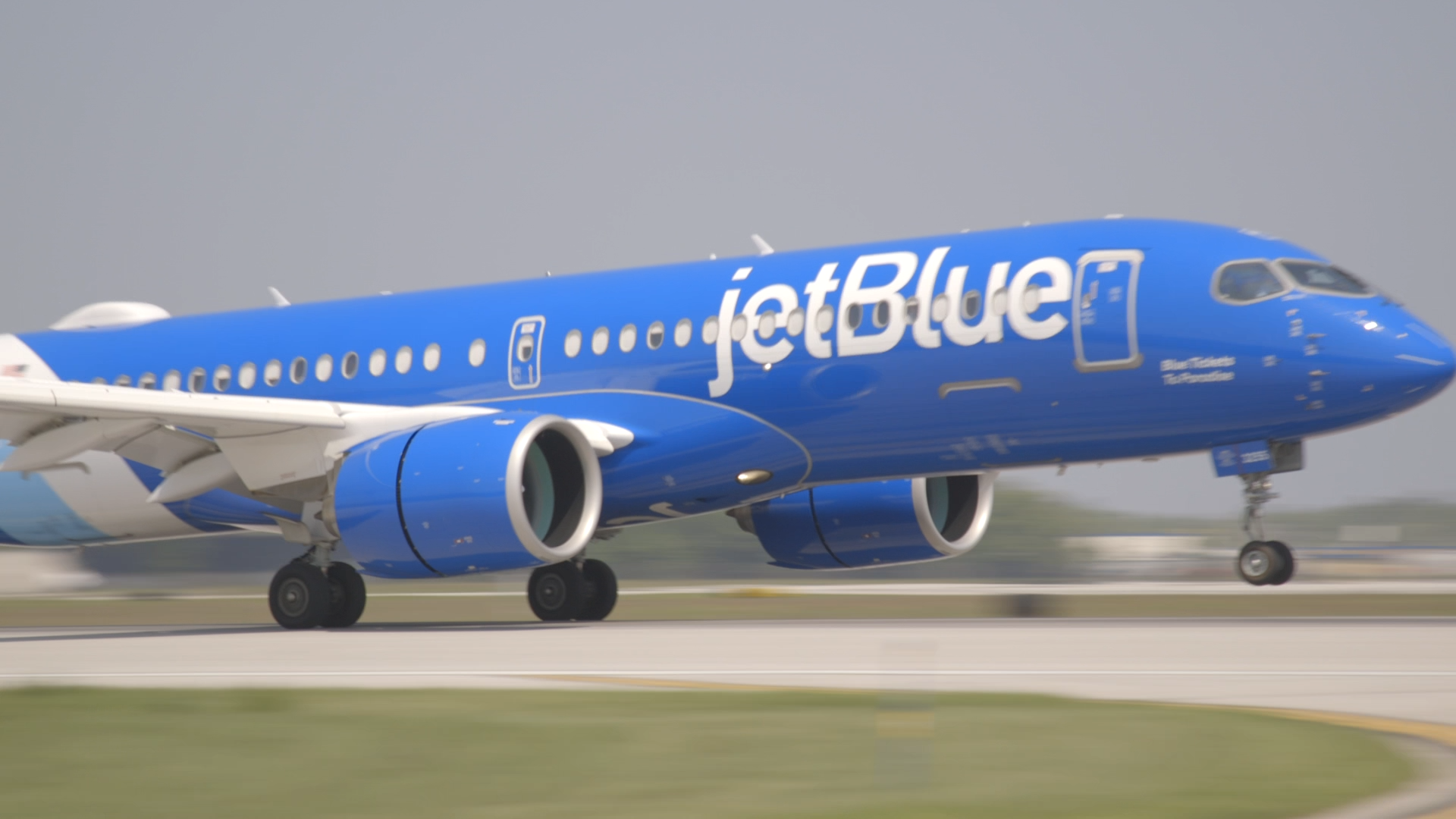 Cherry Capital Airport welcomes first JetBlue flight from Boston – 9&10 ...