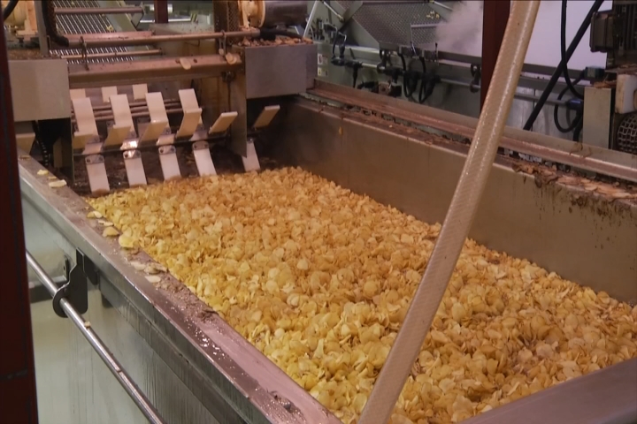 Sights and Sounds: Great Lakes Potato Chip Process – 9&10 News
