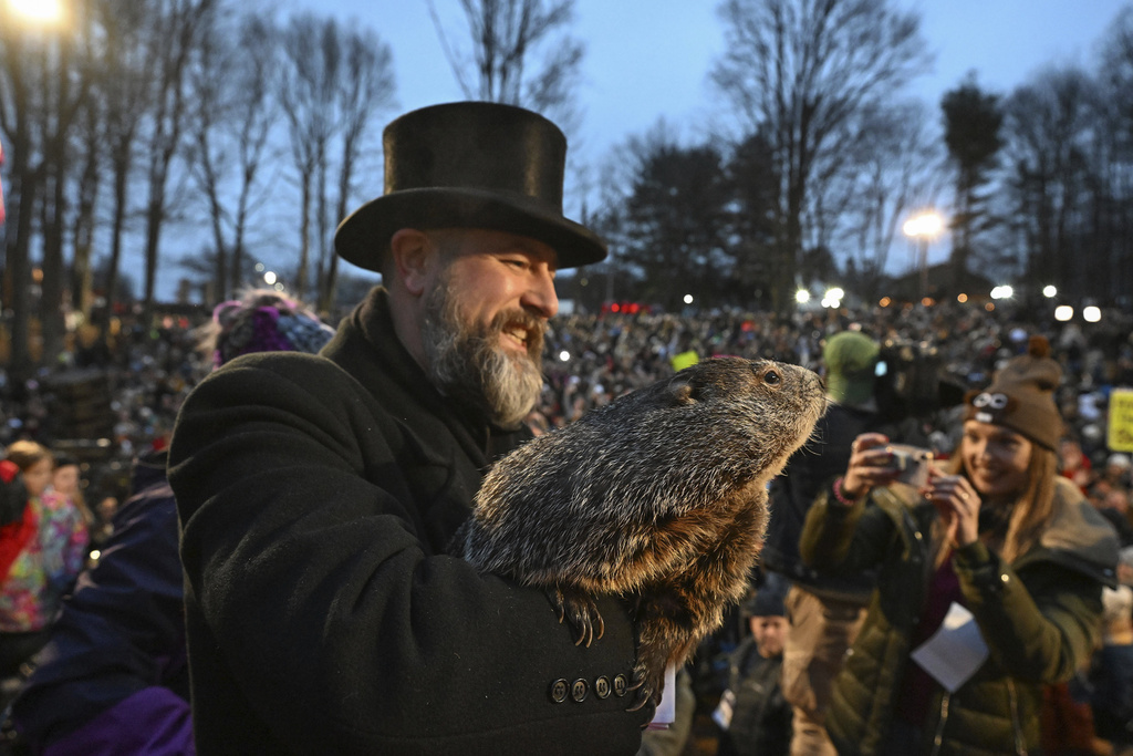 Punxsutawney Phil predicts an early spring at Groundhog Day festivities ...