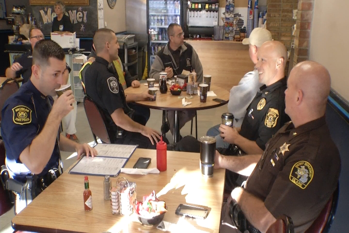 MTM On The Road: National Coffee With a Cop Day – 9&10 News