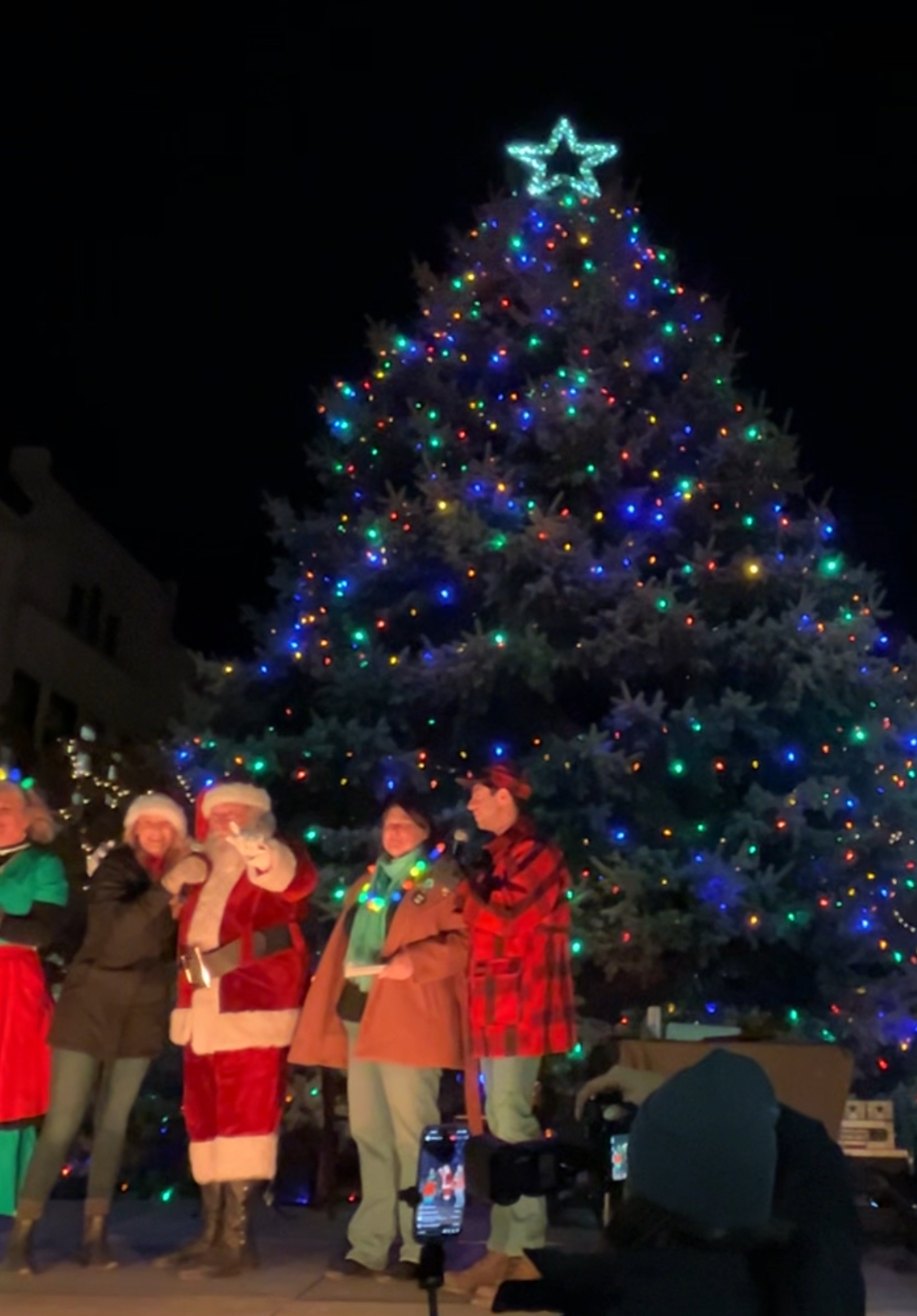 Santa Claus lights a 40-foot Christmas Tree at the Traverse City tree ...