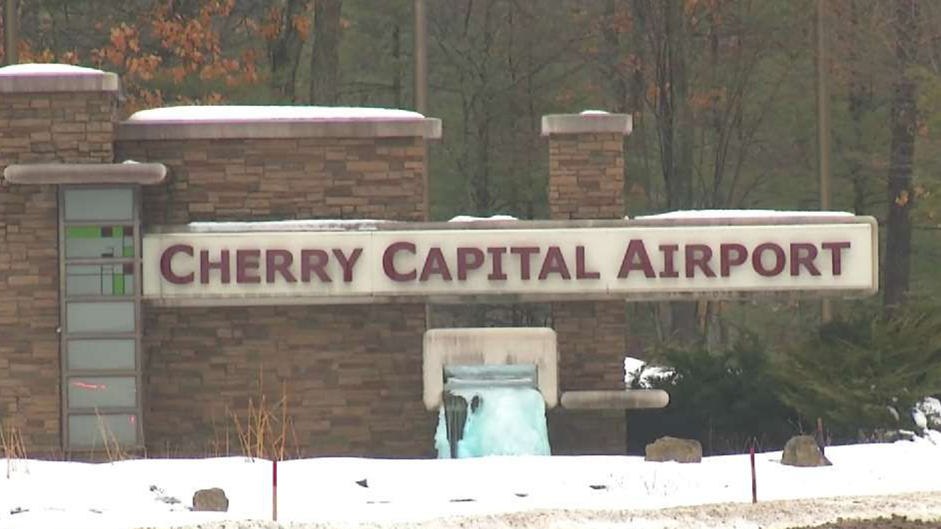 Airplane taxis off runway into snow at Cherry Capital Airport; no ...