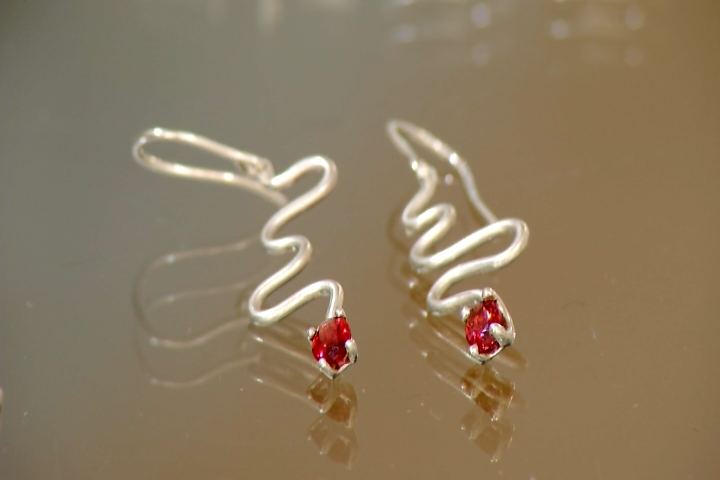 Artist Profile: Lucy Lowe – 9&10 News