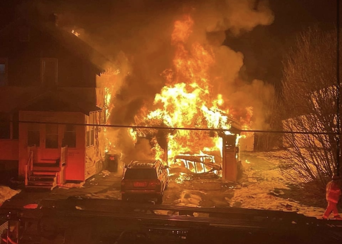 Sault Fire responds to two separate house fires, 3 cats rescued – 9&10 News