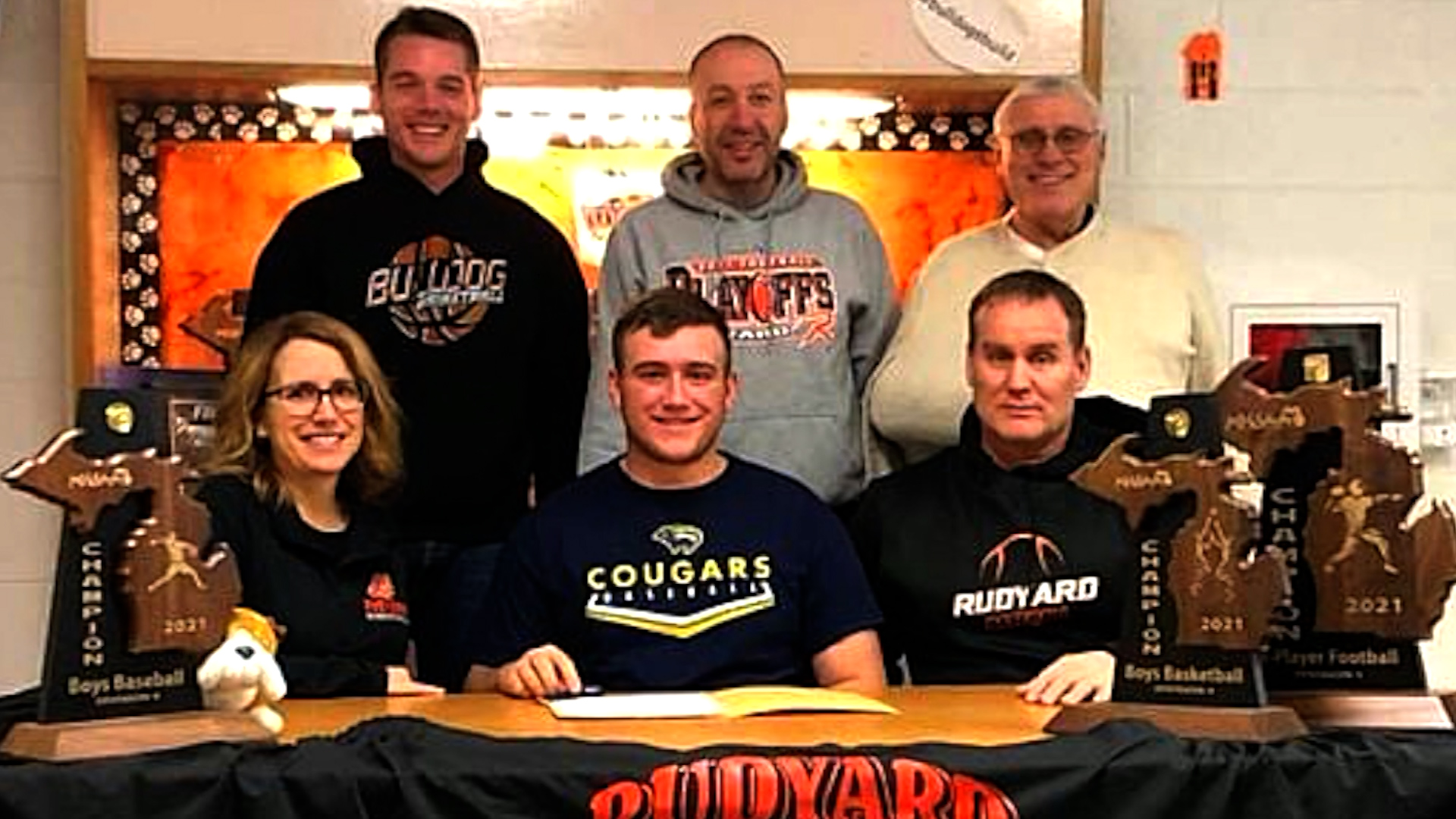 Suggitt Signs with Spring Arbor Baseball – 9&10 News