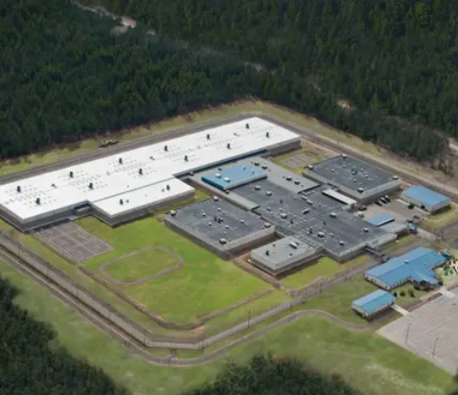 Geo Group secures contract with ICE for immigration processing center ...