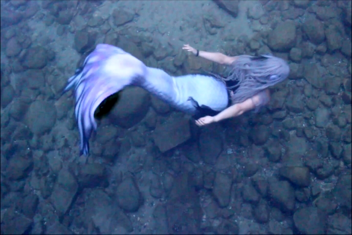 Making a Splash with a Professional Mermaid in The Great Lakes – 9&10 News