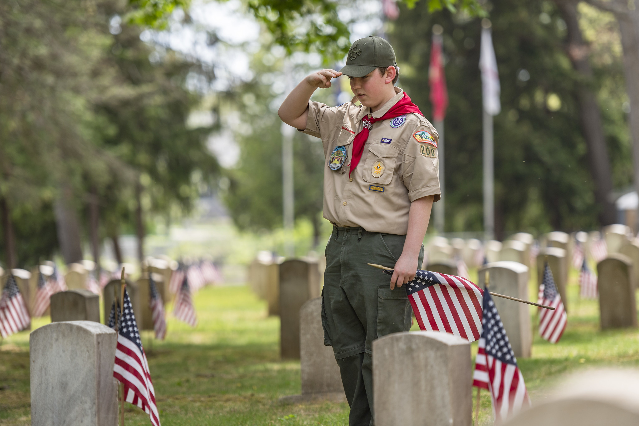 Scout Troops Plant 5,000 Flags At Michigan Veteran Homes At Grand ...