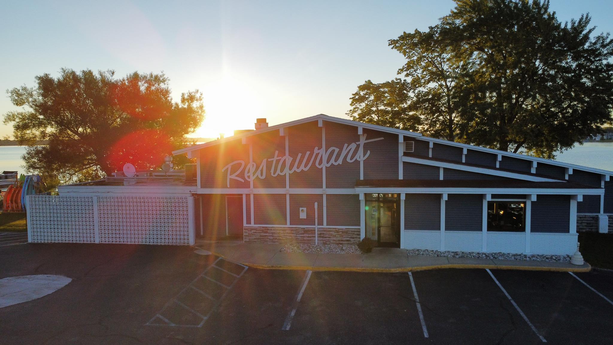 Staffing shortages, chef resignation cancels Nonni’s Dockside Inn grand opening in Cadillac ...