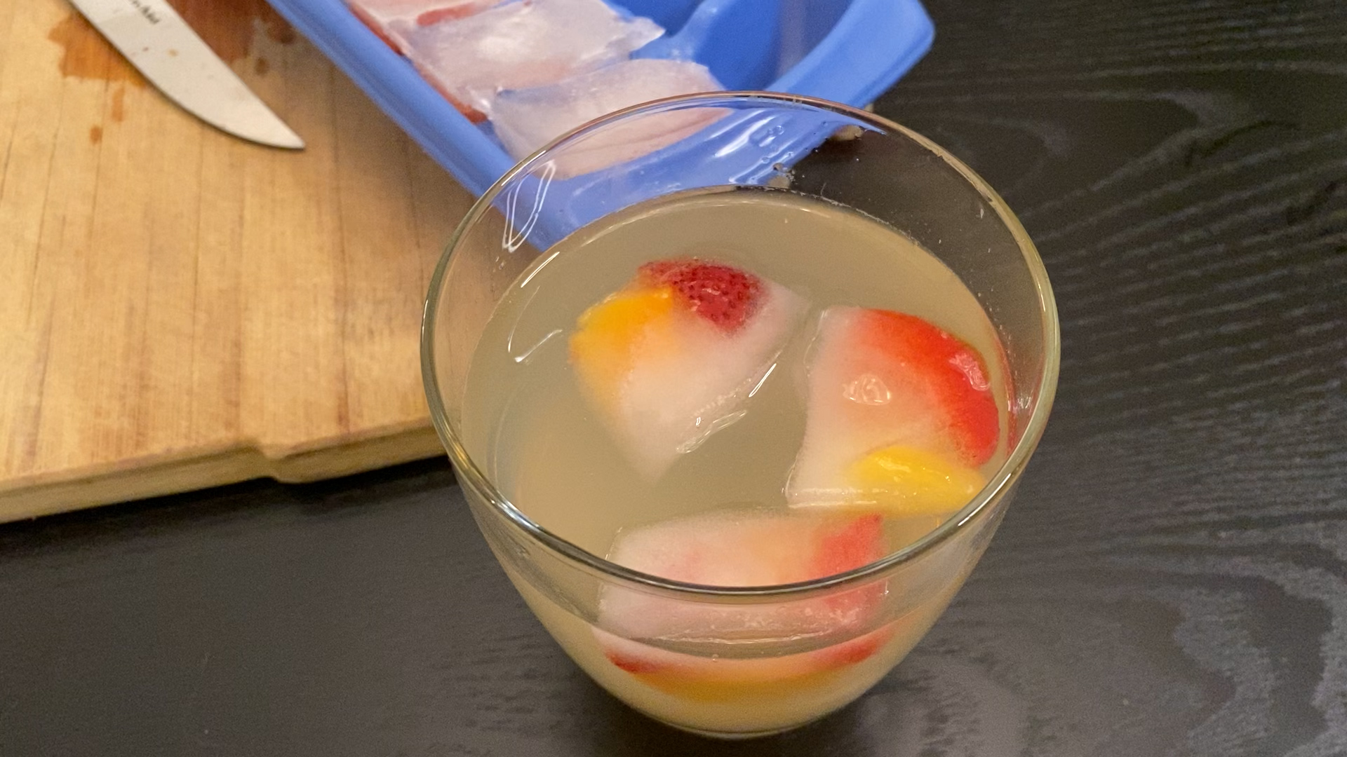 Hydrating Ice Cube Fruit Trays – 9&10 News