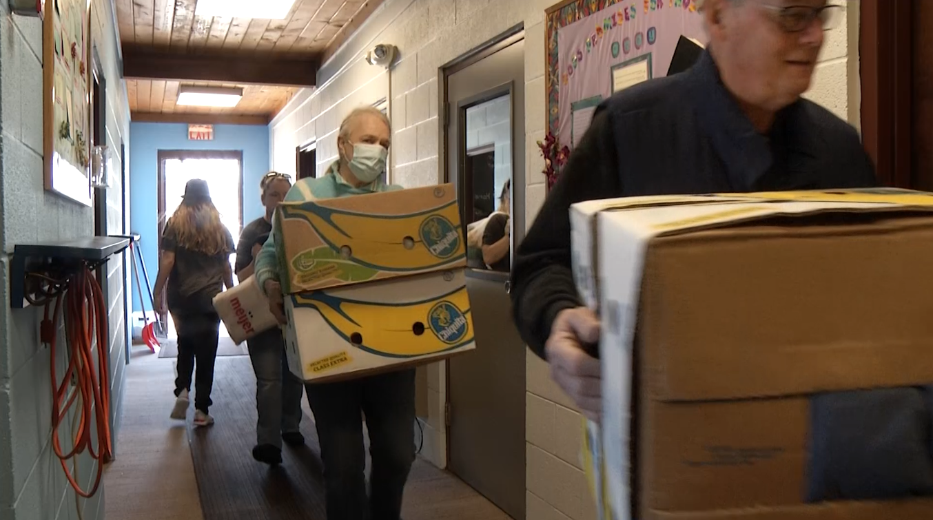 Traverse City Church Overwhelmed with Ukraine Donations – 9and10News.com