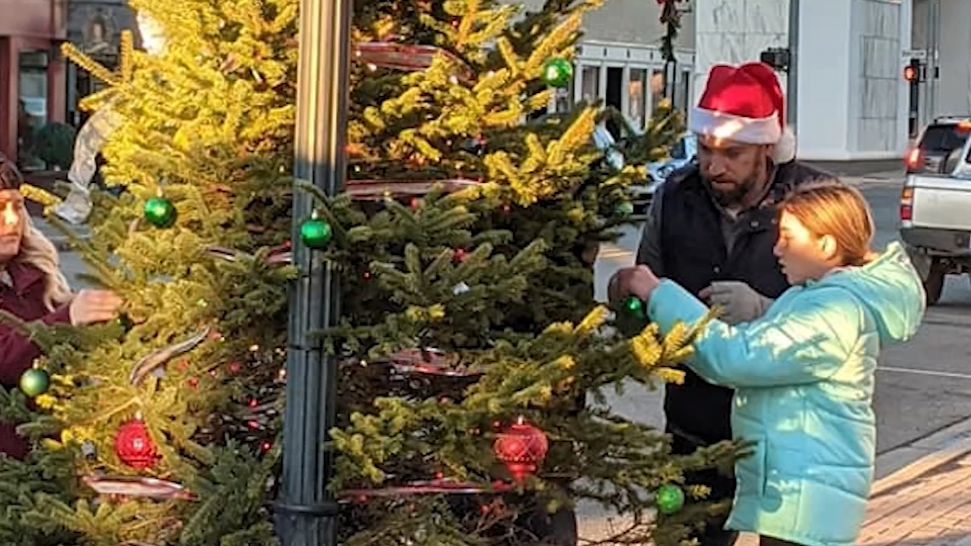 Cheboygan Main Street DDA Hosts ‘Light Up Local’ Initiative for ...
