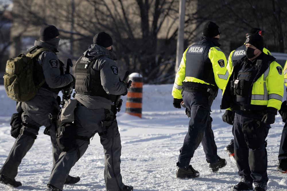 Canadian Police Start Arresting Protesters in Ottawa – 9&10 News