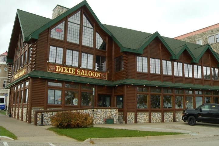 Inside the Kitchen: Dixie Saloon in Mackinaw City – 910News.com