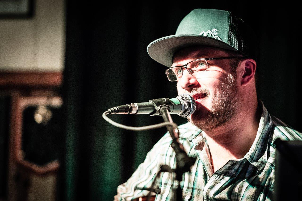 Four Sessions: Brian T. McCosky Performs – 9&10 News