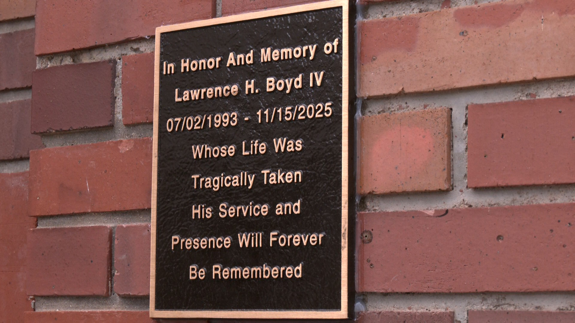 Traverse City unveils memorial plaque for parking deck shooting victim ...