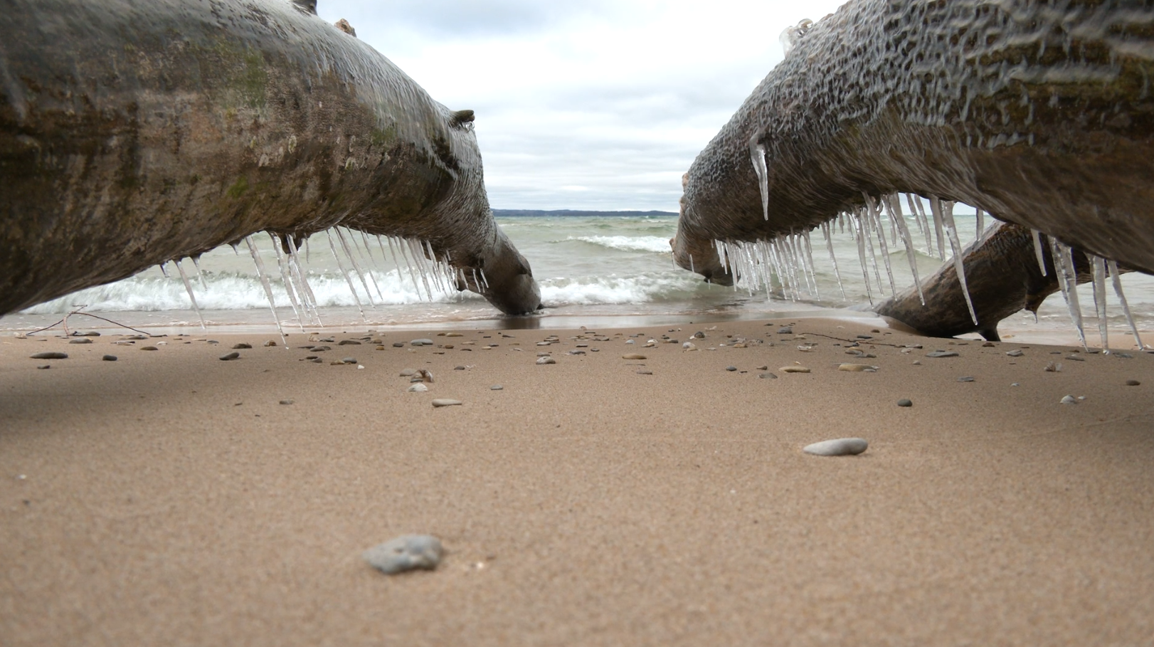 Sights and Sounds: Old Mission Peninsula Beaches in the Cold – 910News.com