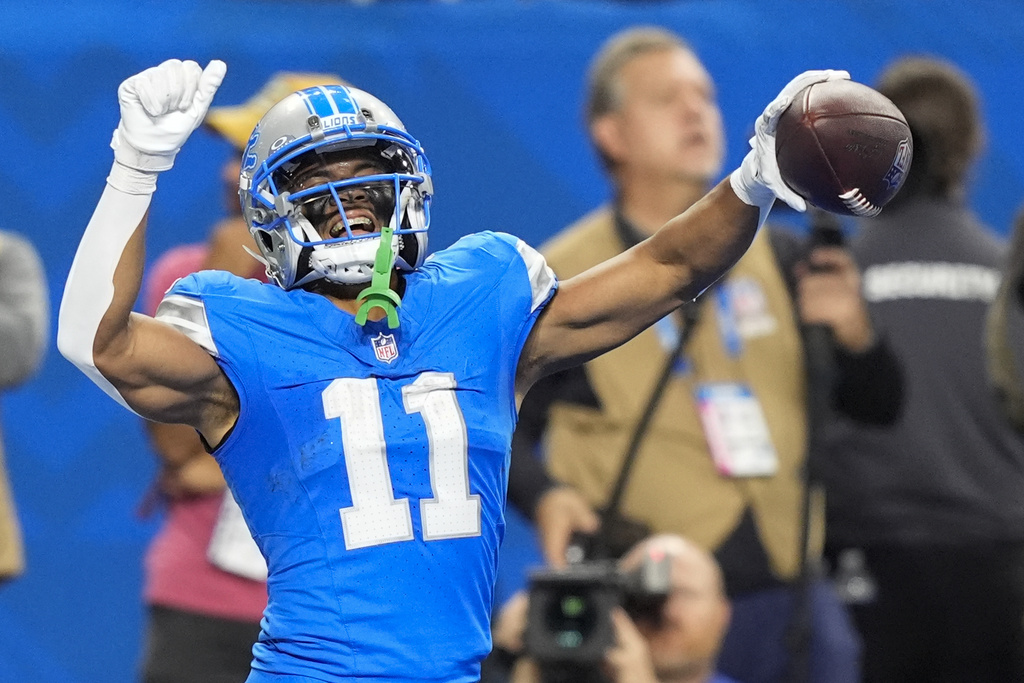 Lions power past Titans 52-14 – 9and10News.com