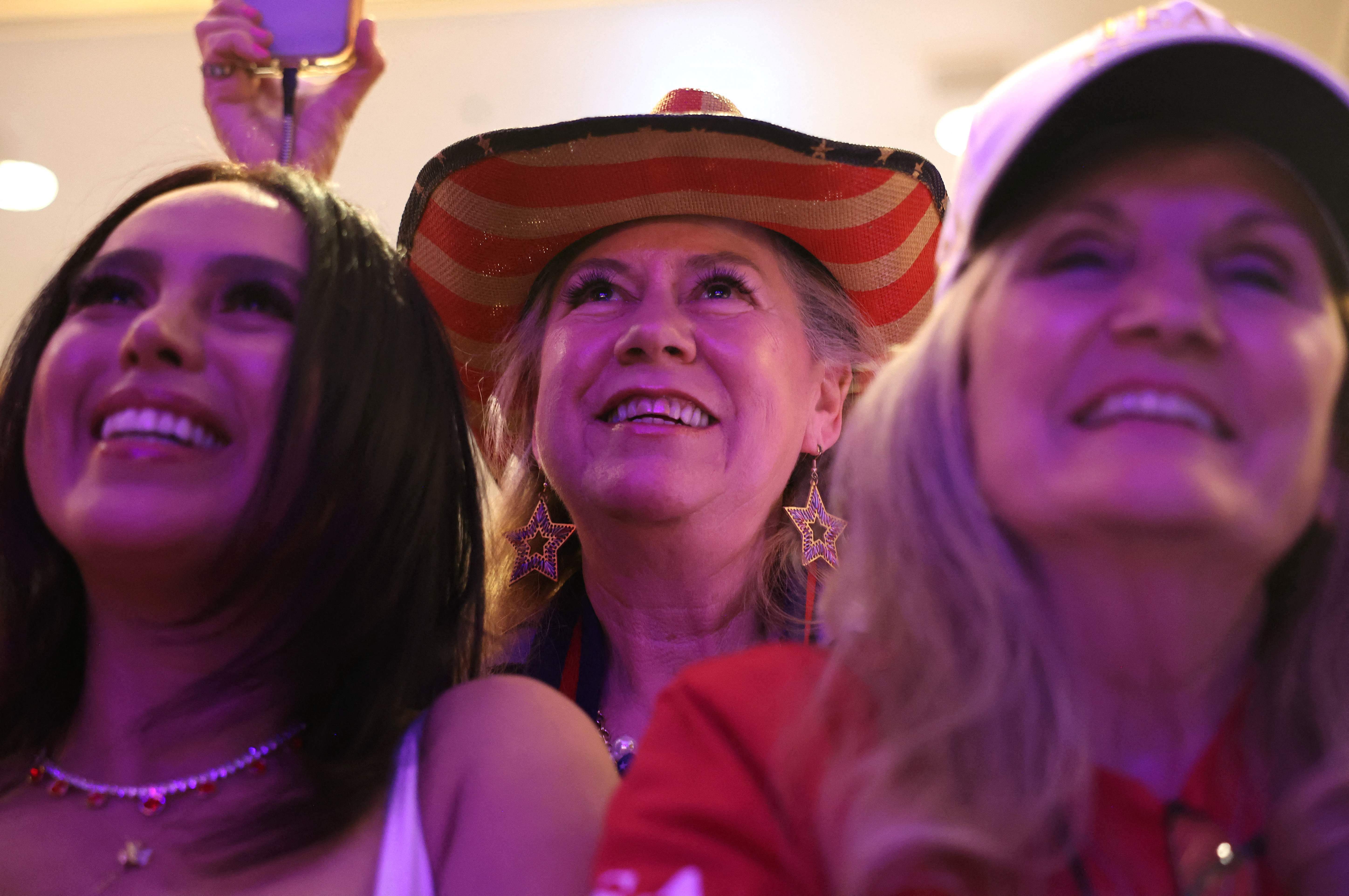 “Acaparar la mirada” o “la atención”, pero ¿“acaparar los ojos ...