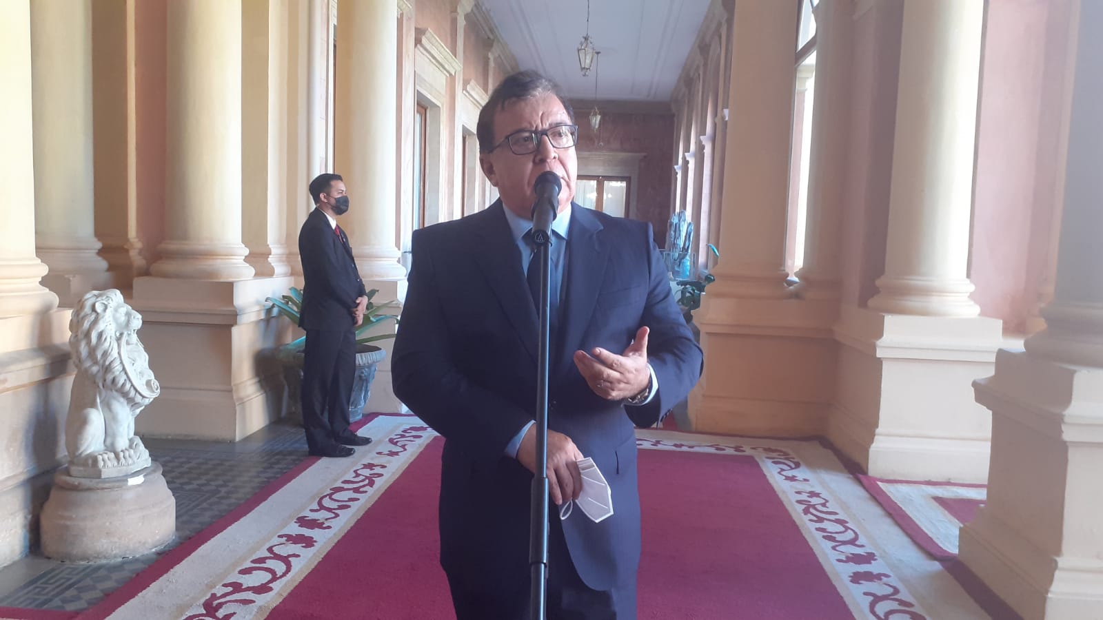 “La información no puede estar restringida cuando el interés es público ...