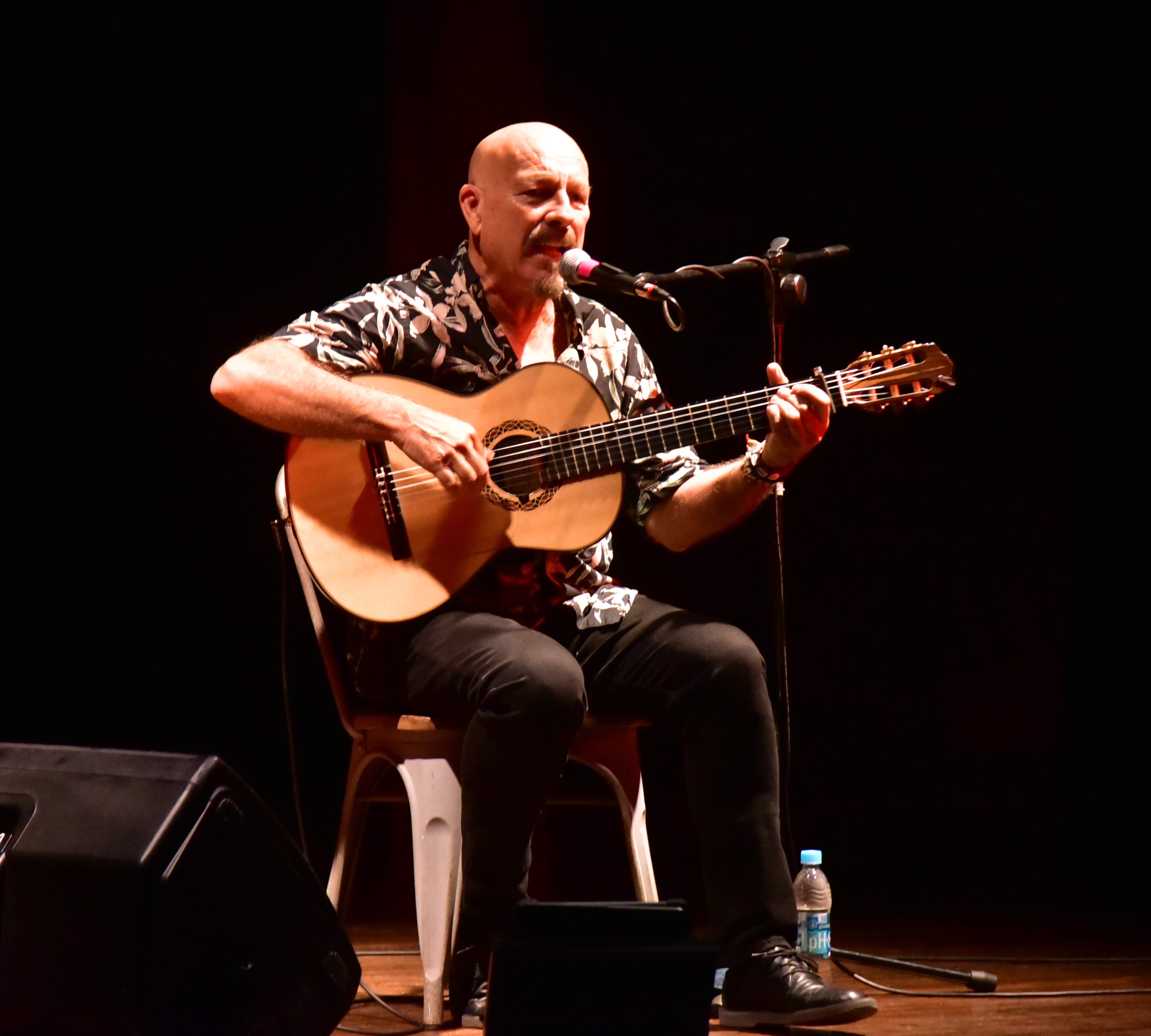 Una noche bajo el hechizo de Javier Ruibal - Música - ABC Color
