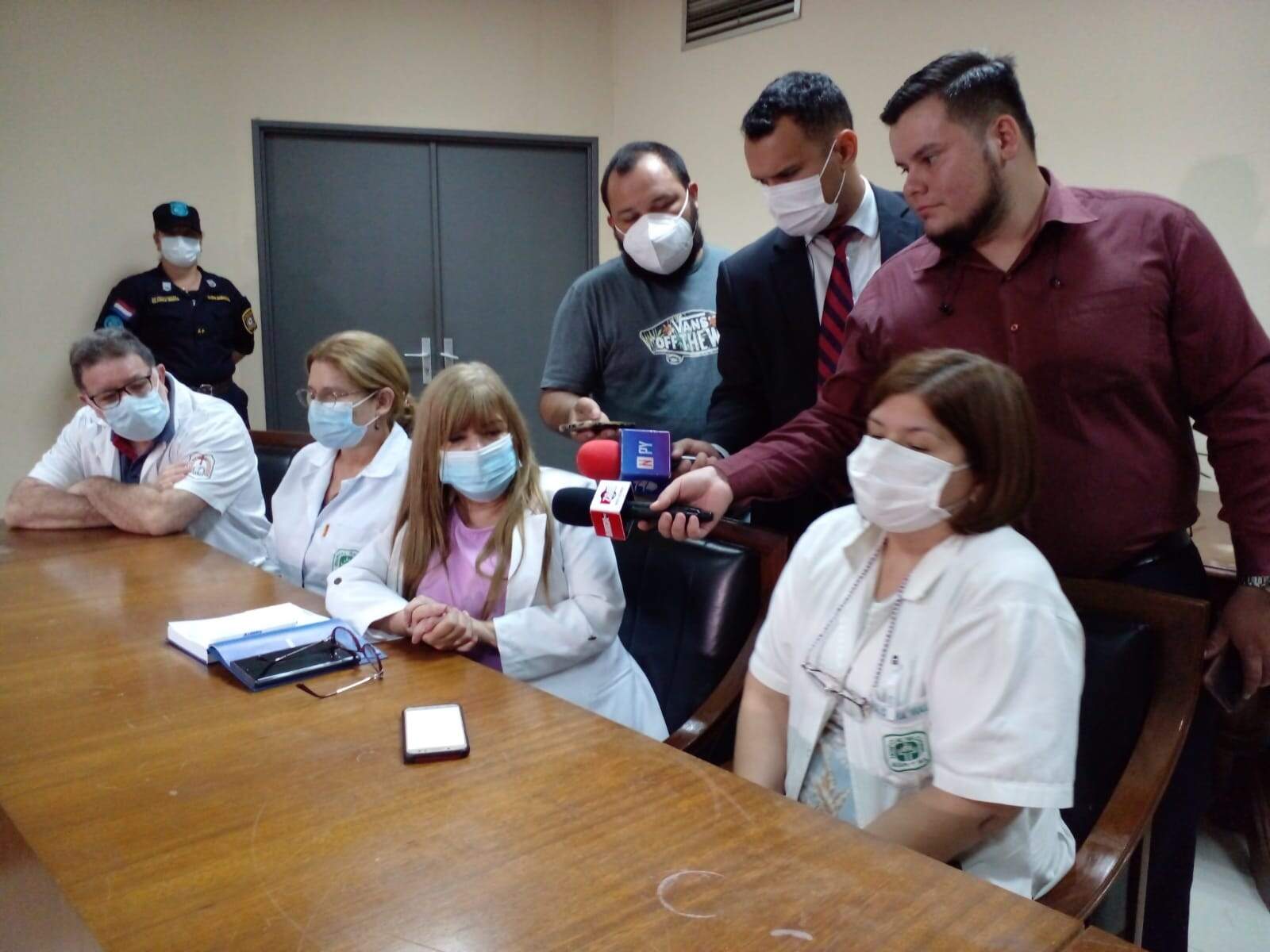 AUDIO: Bebé nació en el piso del HNI: Una enfermera podría ser imputada ...