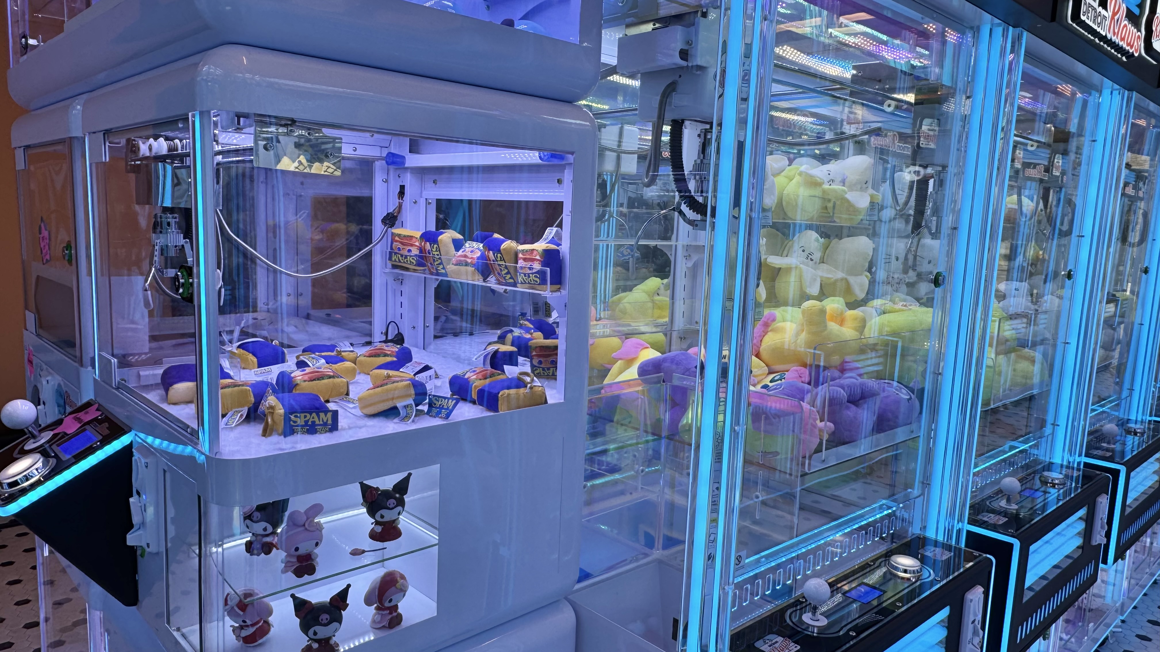 Detroit Klaws claw machine arcade in Troy, Michigan - mlive.com