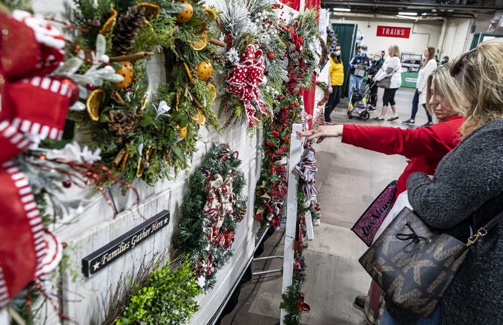 2021 Pennsylvania Christmas and Gift Show at the Farm Show Complex ...