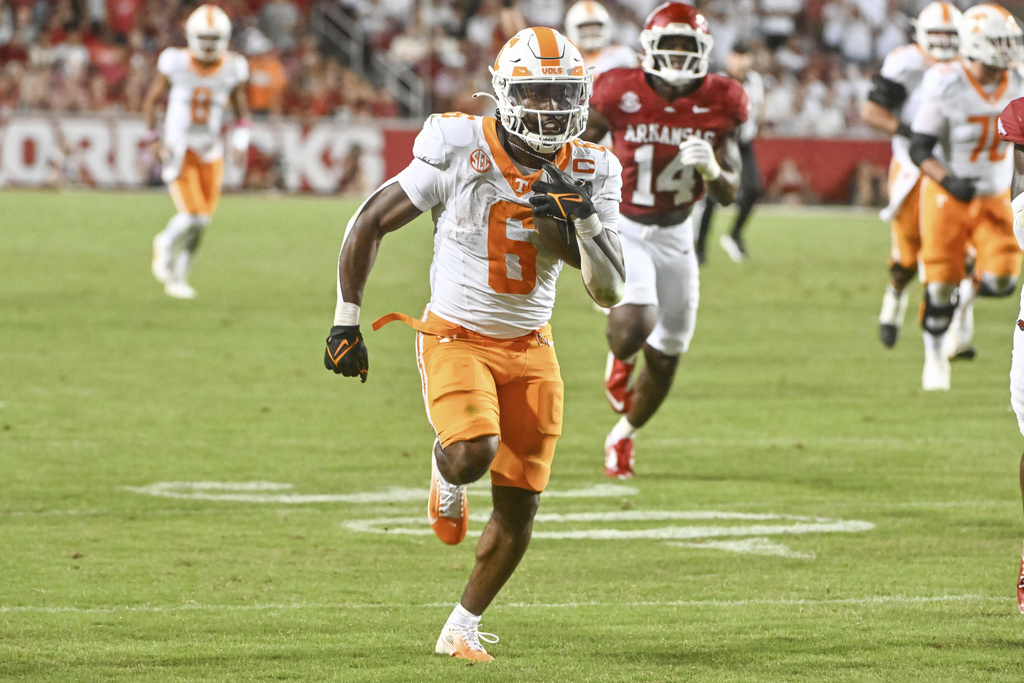 Cleveland Browns select RB Dylan Sampson as their pick in the 4th round ...