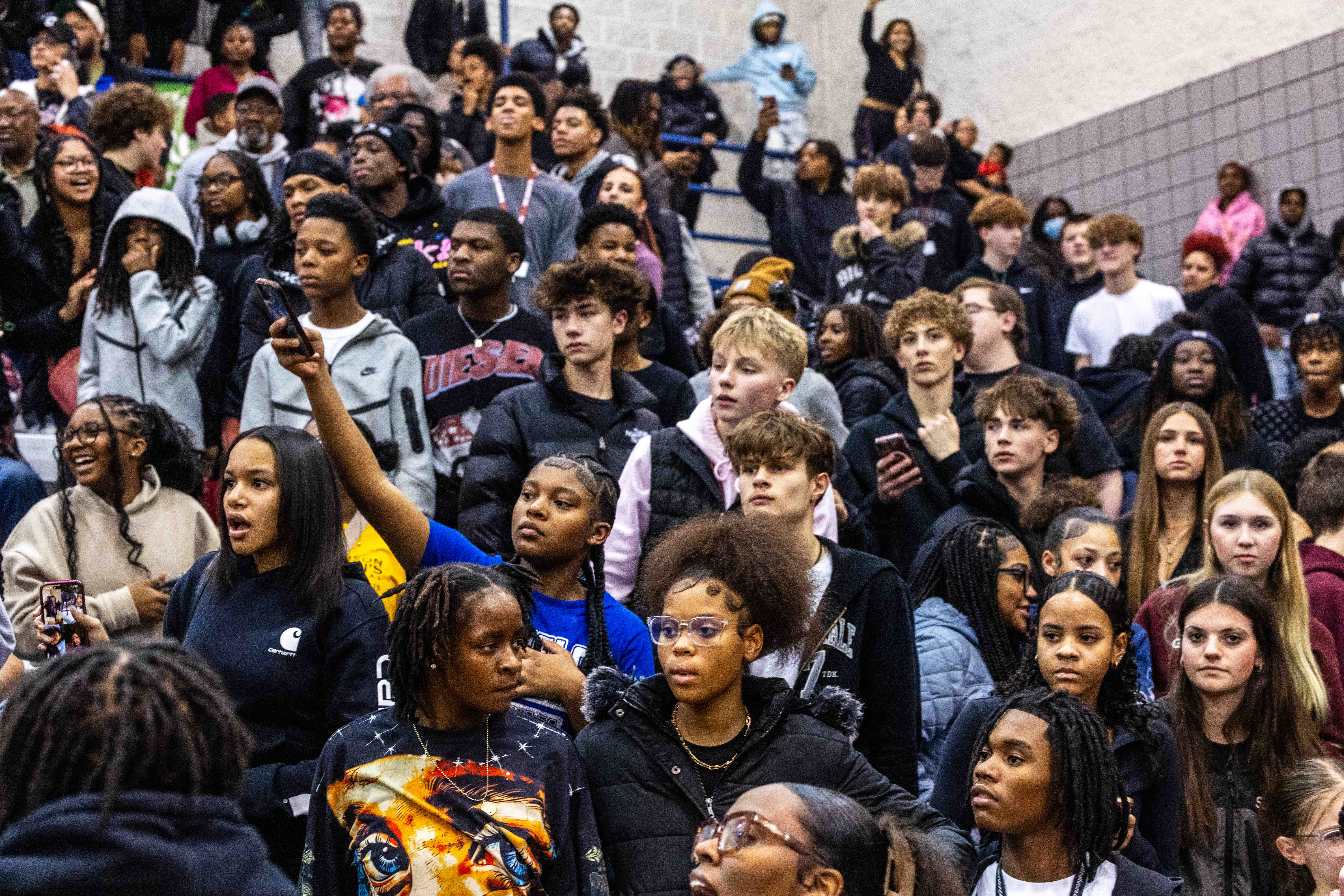 Physical altercation breaks out in bleachers at Kalamazoo Central, Loy ...