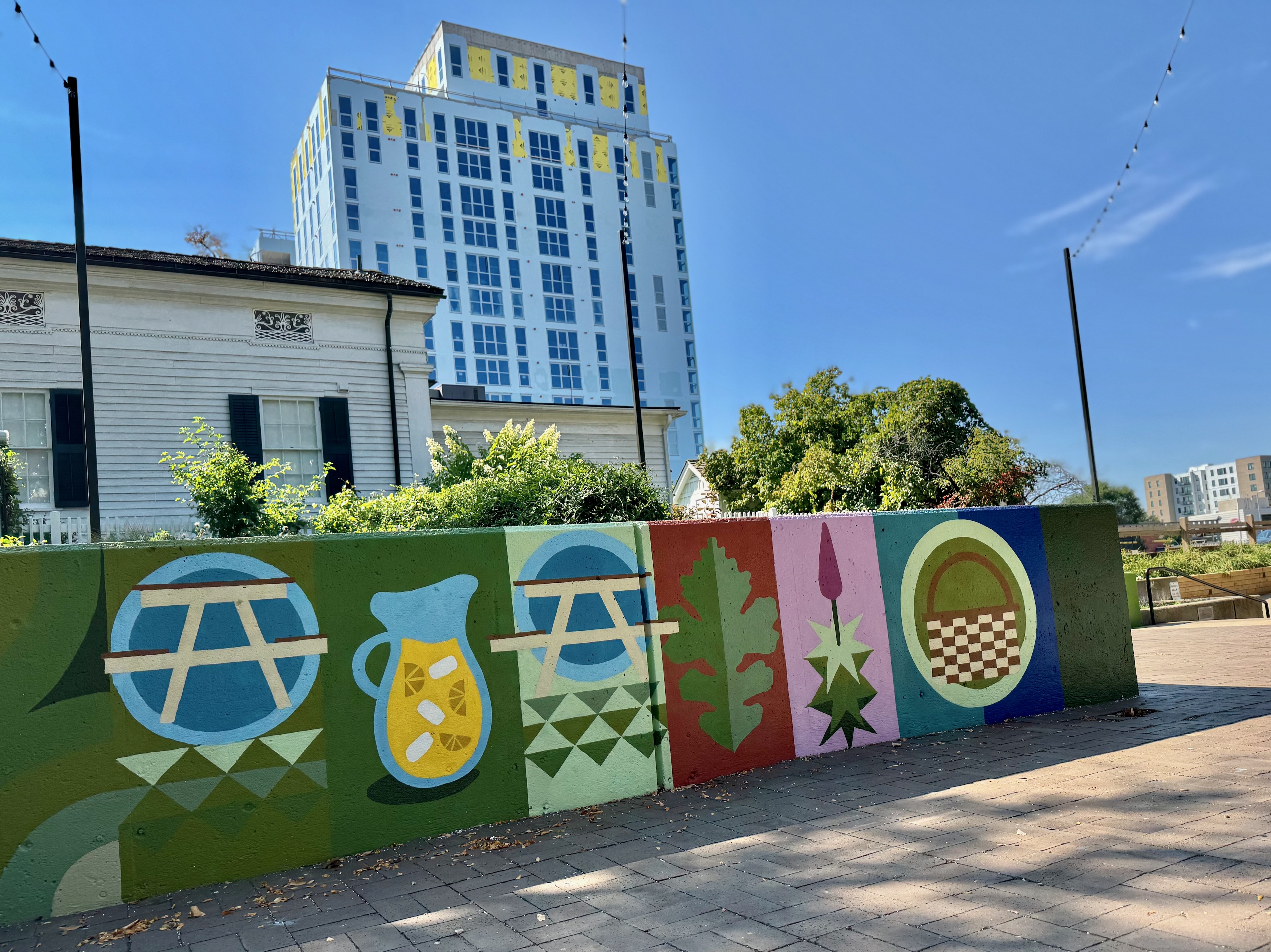 Christian Stanley's colorful new mural at downtown Ann Arbor's Liberty ...