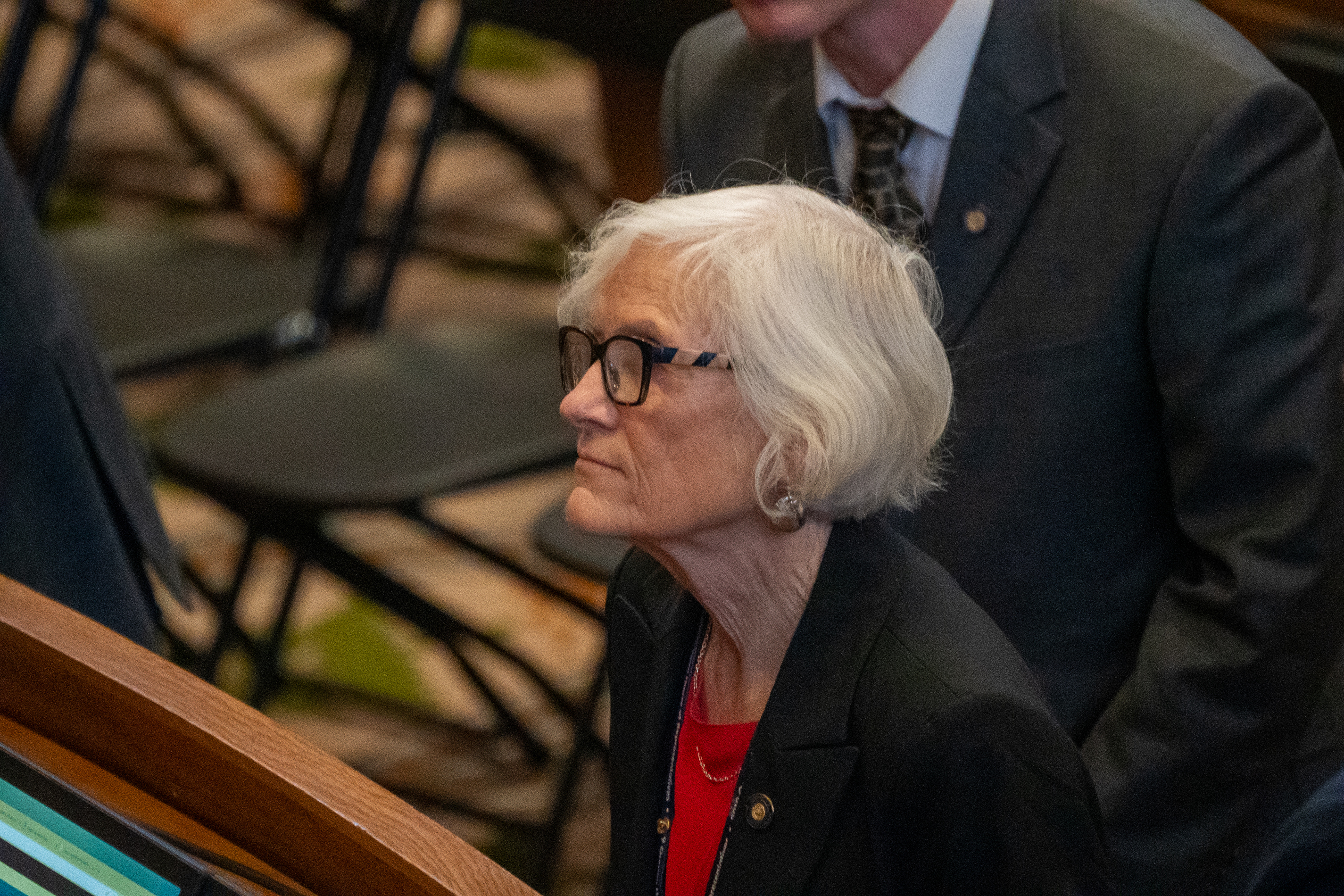 Oregon lawmakers sworn in at Salem Capitol January 2025 - oregonlive.com
