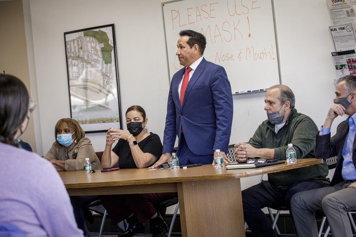 Springfield residents put their concerns to Rep. Carlos Gonzalez over ...