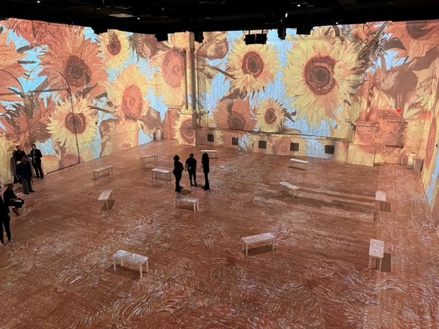 "Immersive Van Gogh" exhibition at Lighthouse ArtSpace in Detroit ...