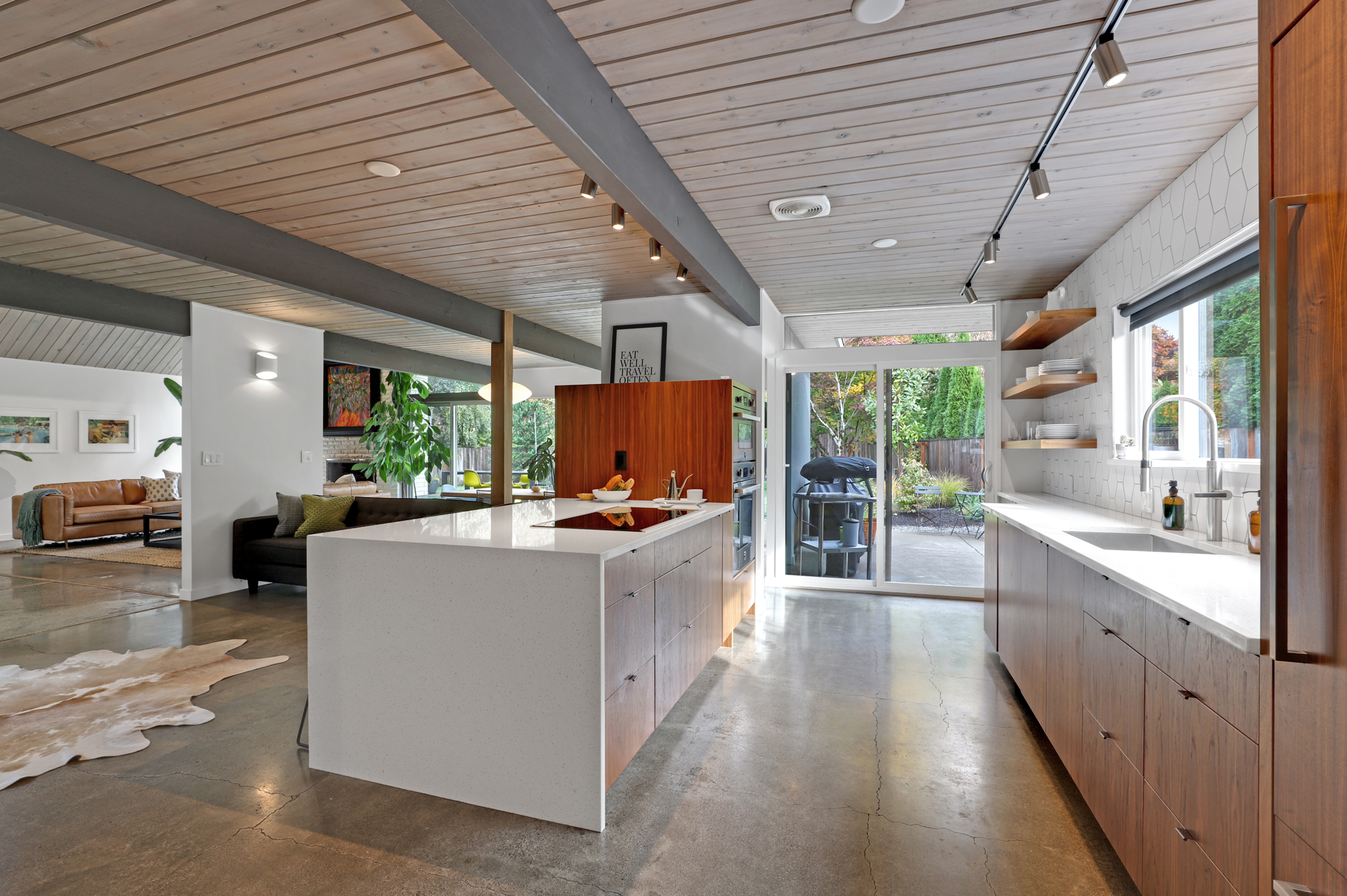 1967 remodeled Rummer-built modern home - oregonlive.com