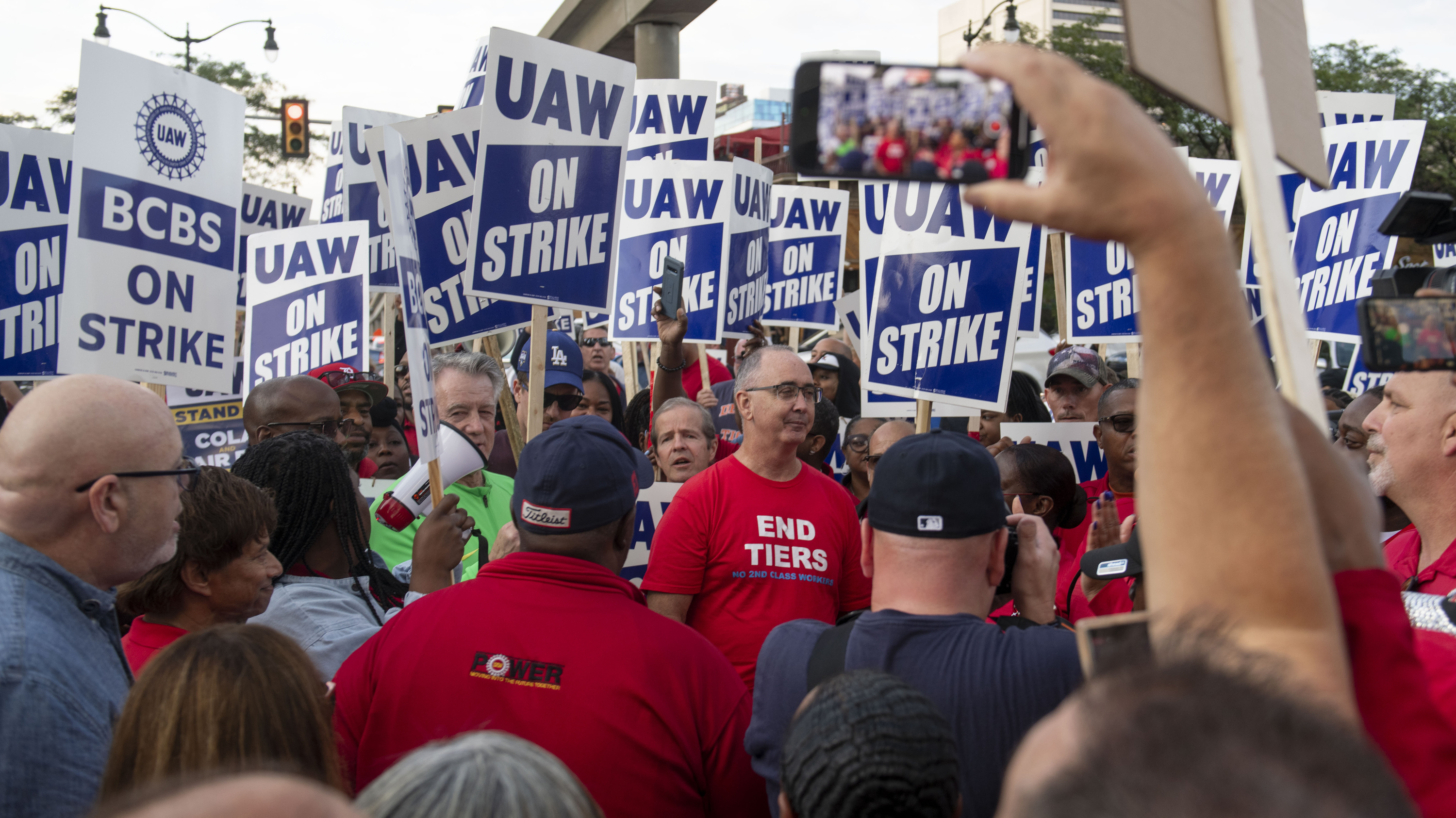 UAW Latest News: UAW Strike Updates, Big Three Auto News