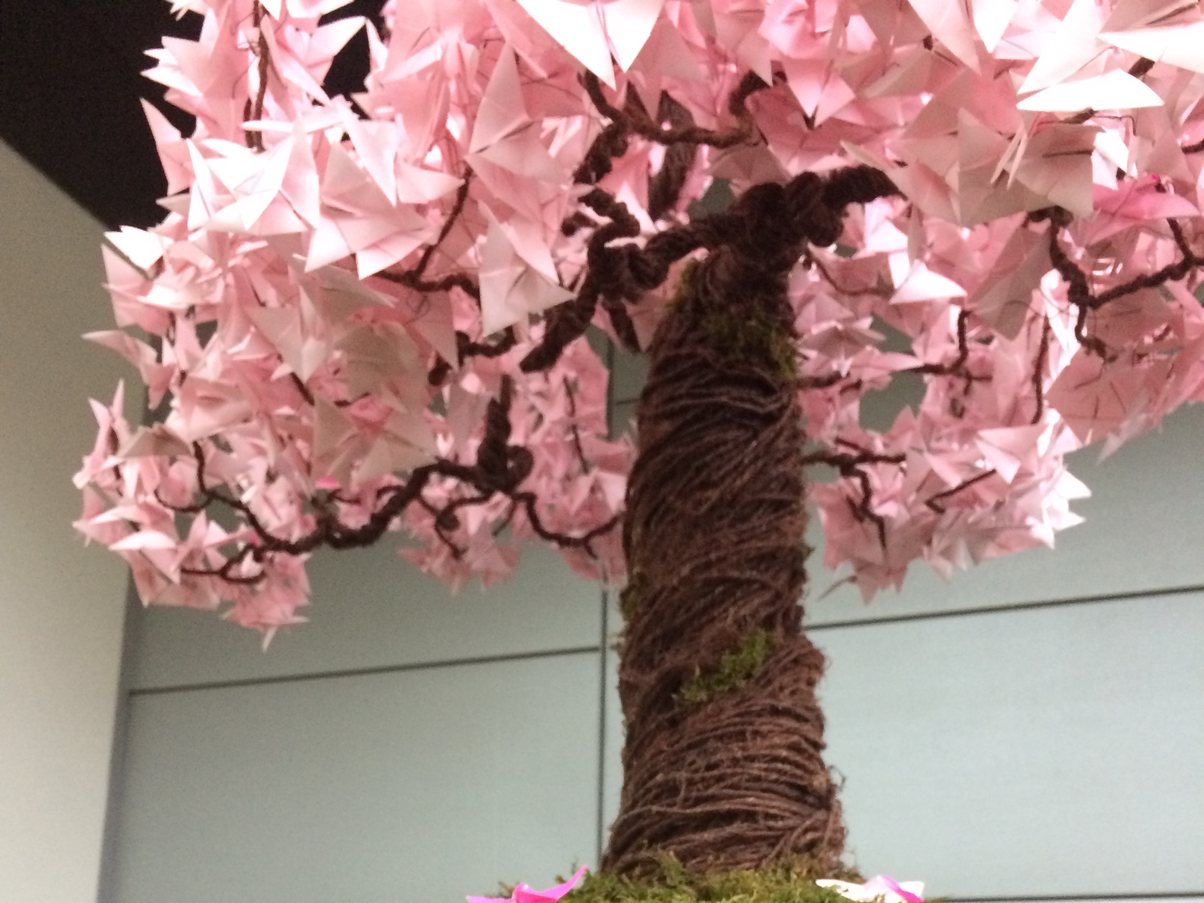 Kalamazoo artist creates lifelike structures out of origami - mlive.com