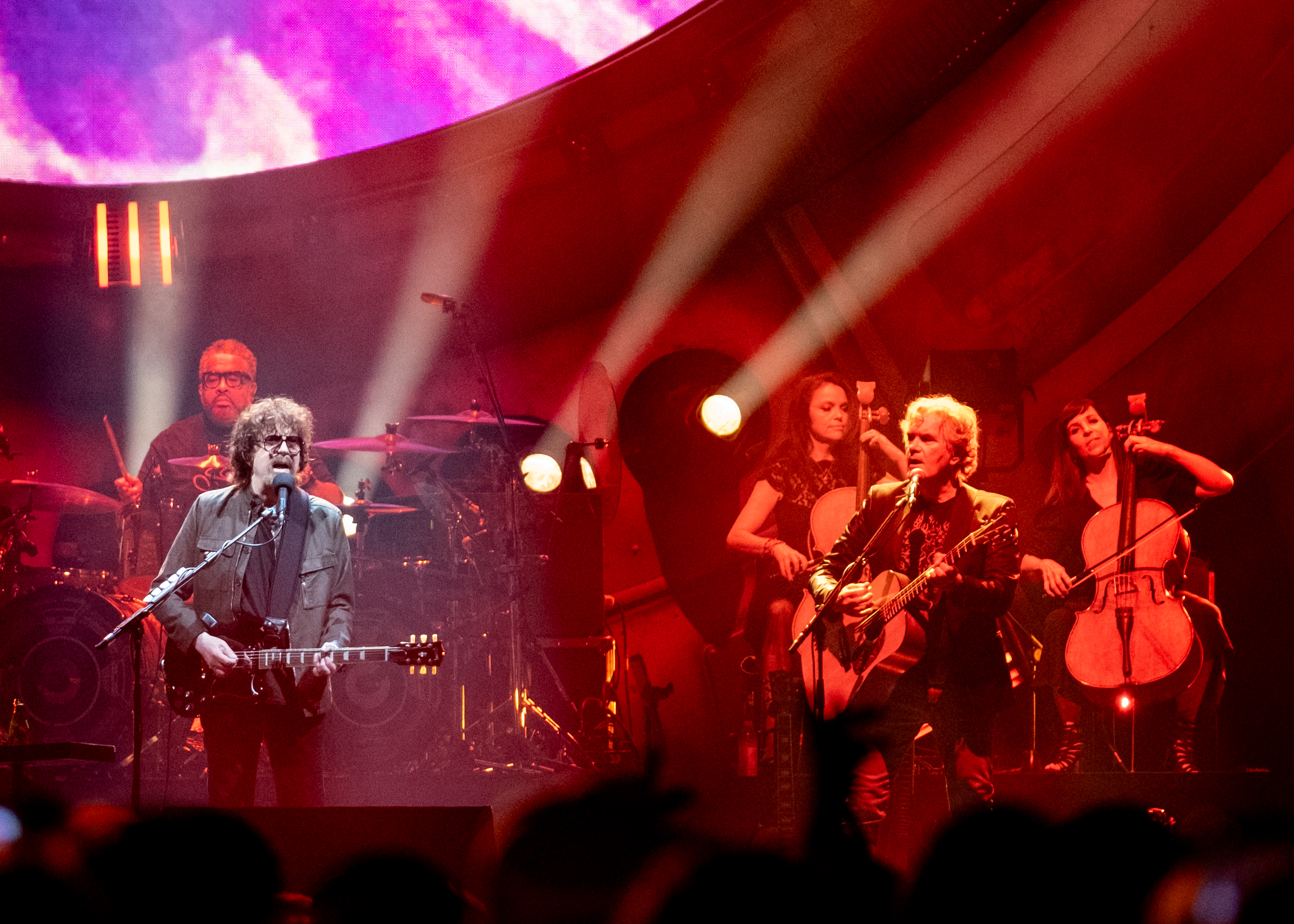 Jeff Lynne's ELO "The Over and Out Tour" at Rocket Mortgage Fieldhouse ...