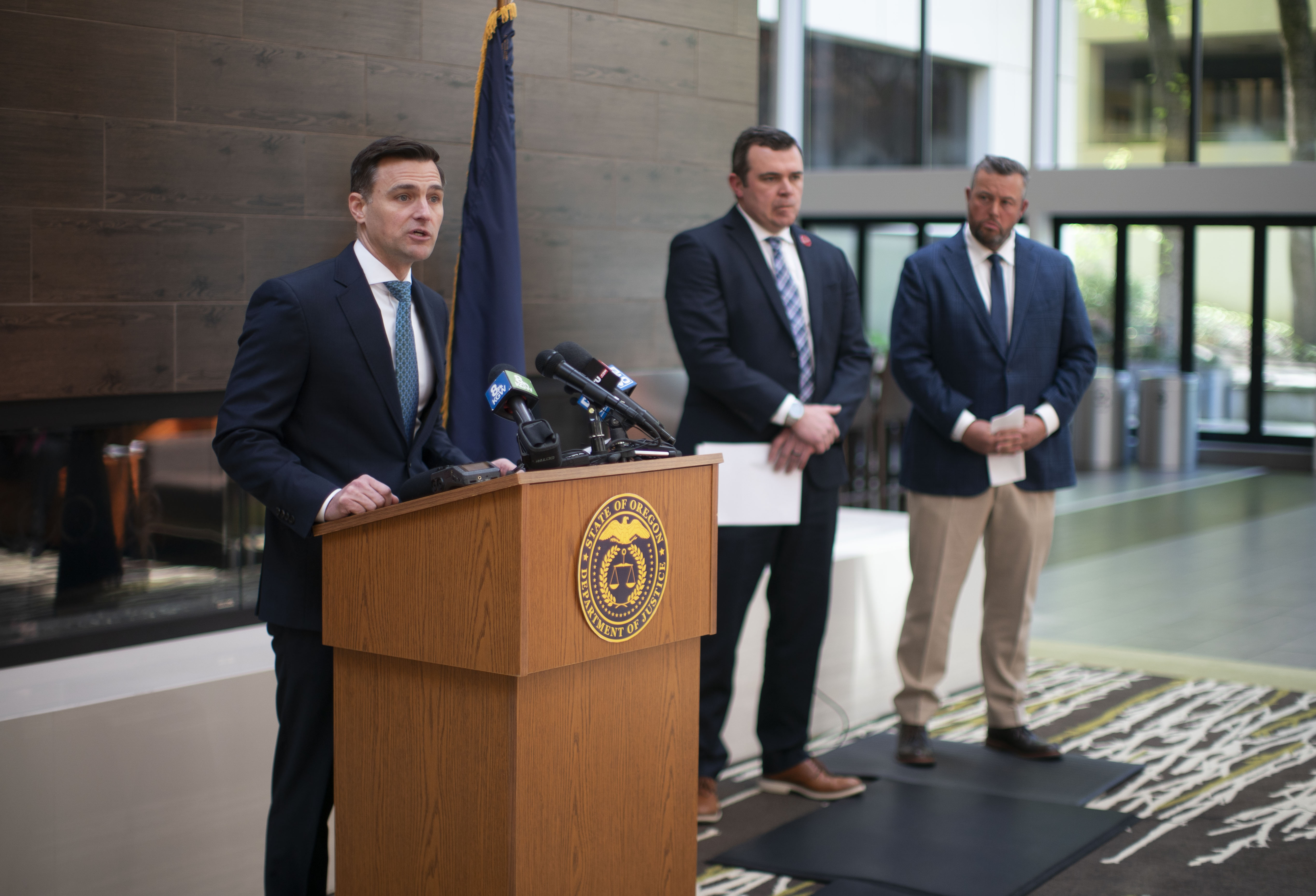 Oregon Attorney General Dan Rayfiled files lawsuit against Trump ...