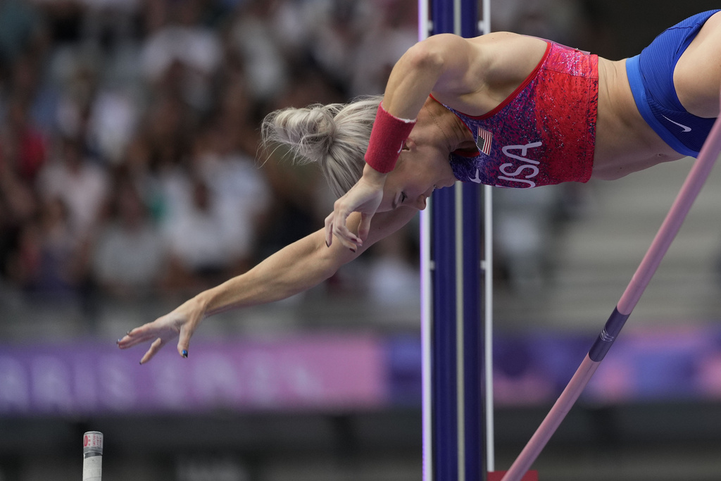 Katie Moon in the pole vault final at Paris Olympics 2024 - cleveland.com