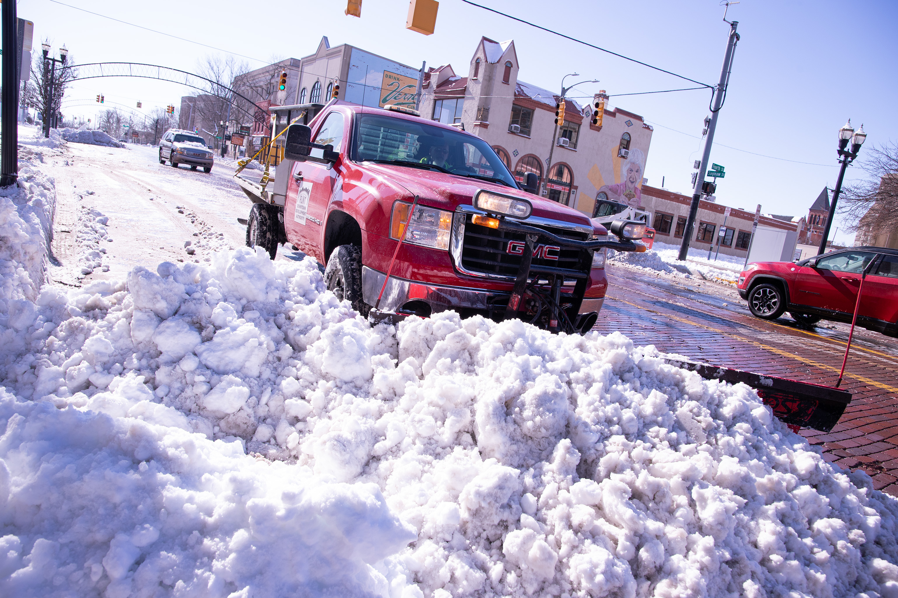 Large snowstorm drops 5 inches of snow in Flint, 9 inches in Lapeer ...