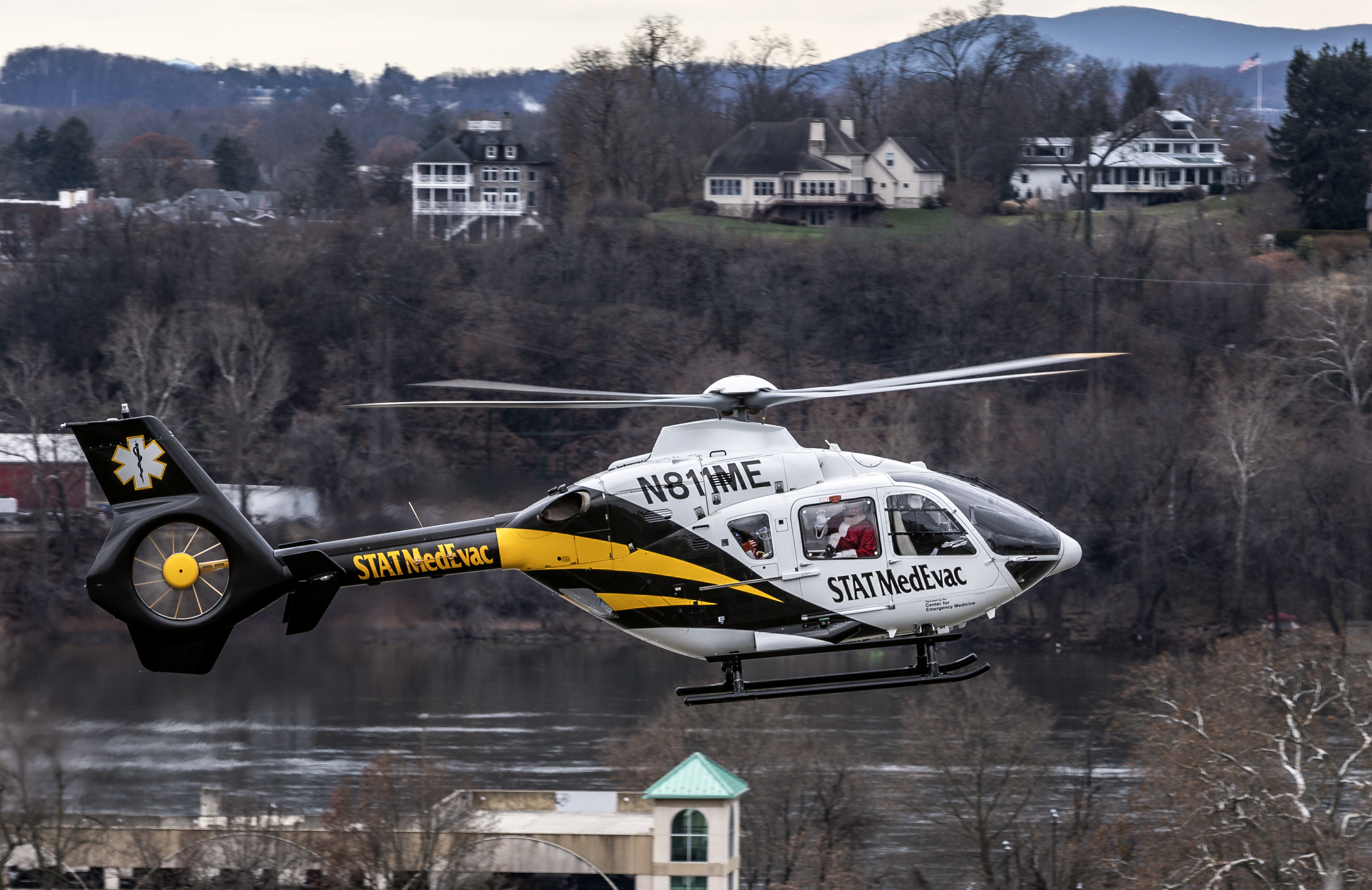 Santa arrives by helicopter to visit UPMC Harrisburg pediatric unit ...