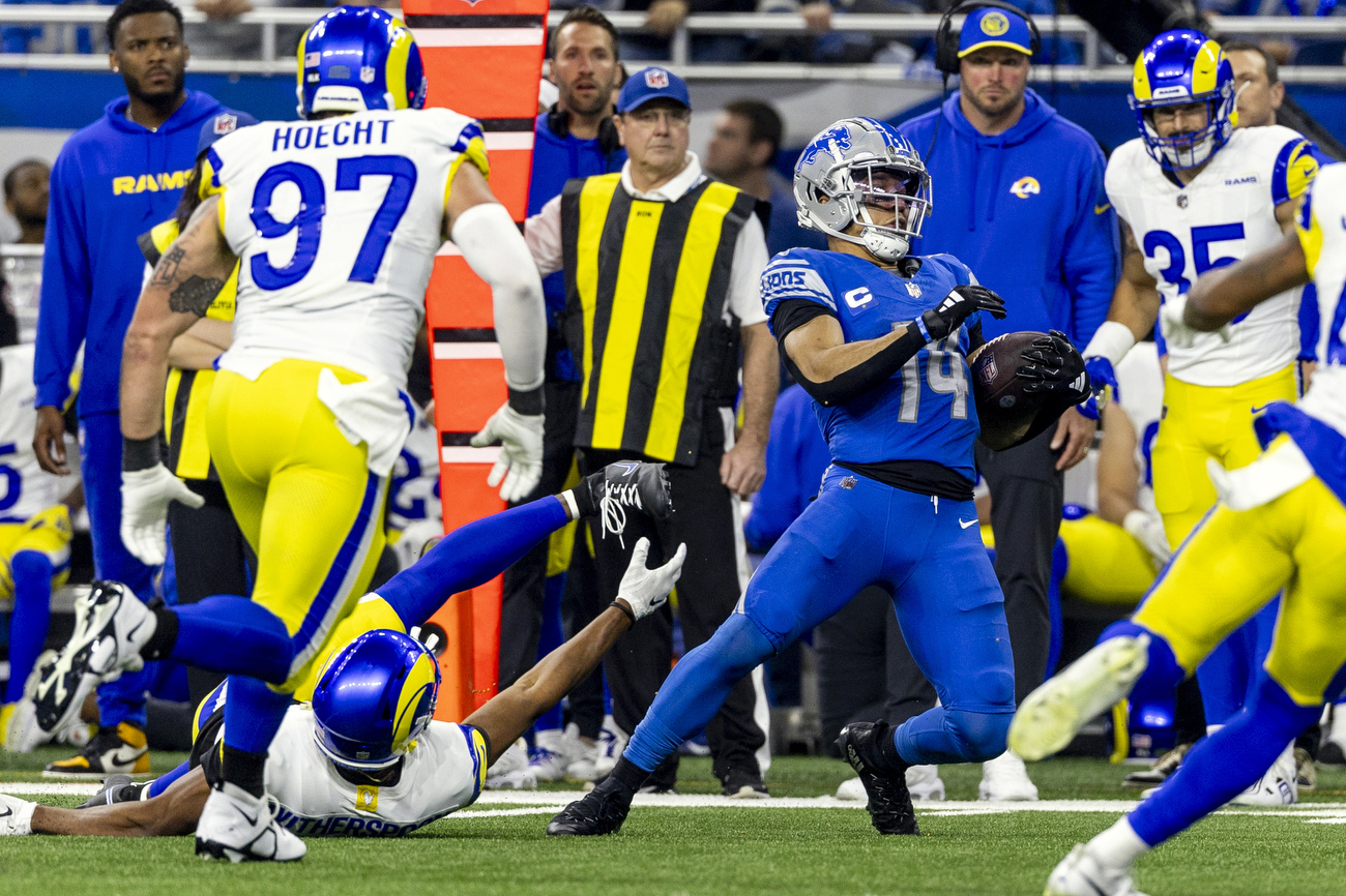 Top 32 photos from Lions first playoff win in over three decades ...