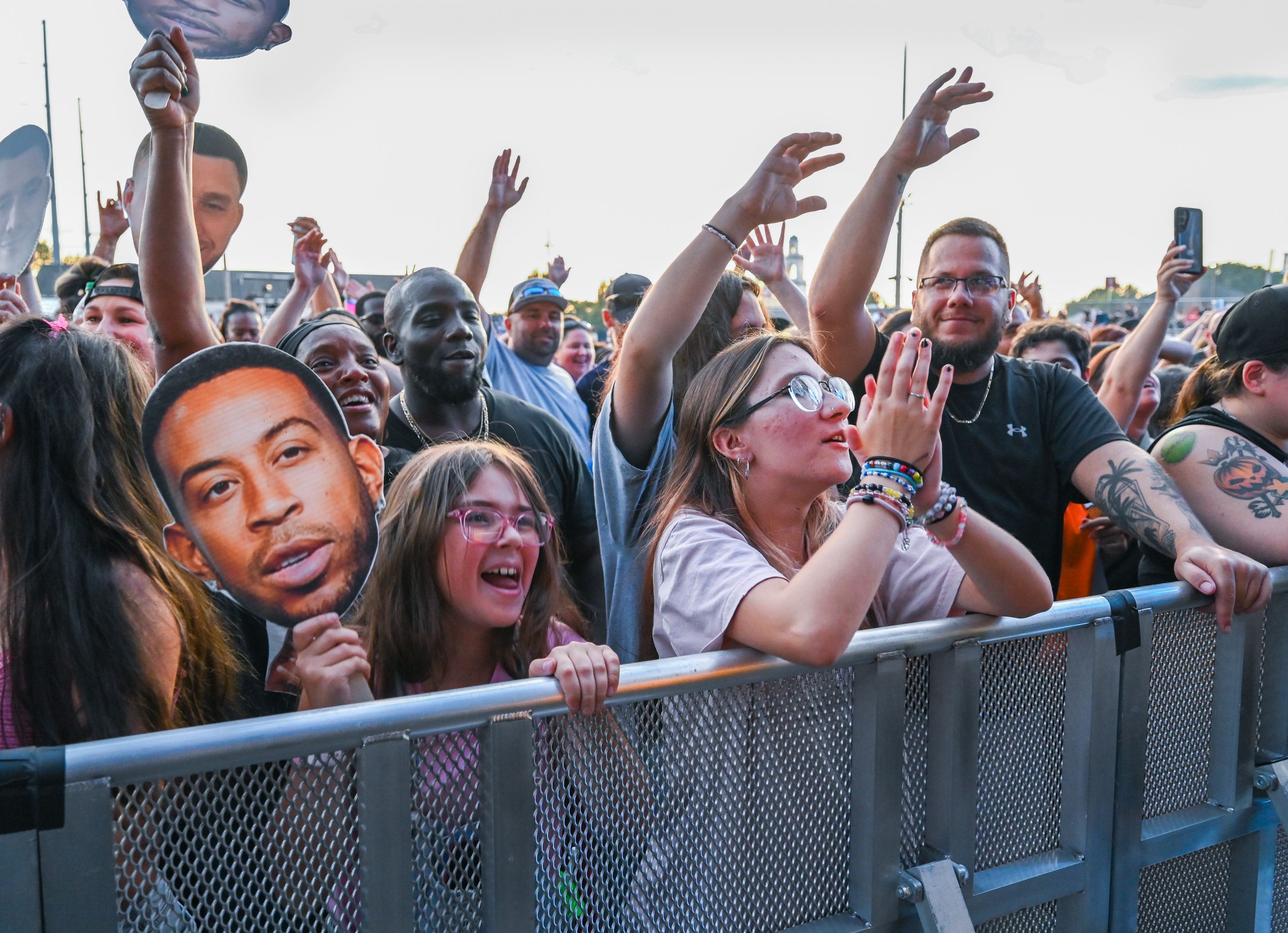 Fans pack Big E Arena for rapper Ludacris - masslive.com