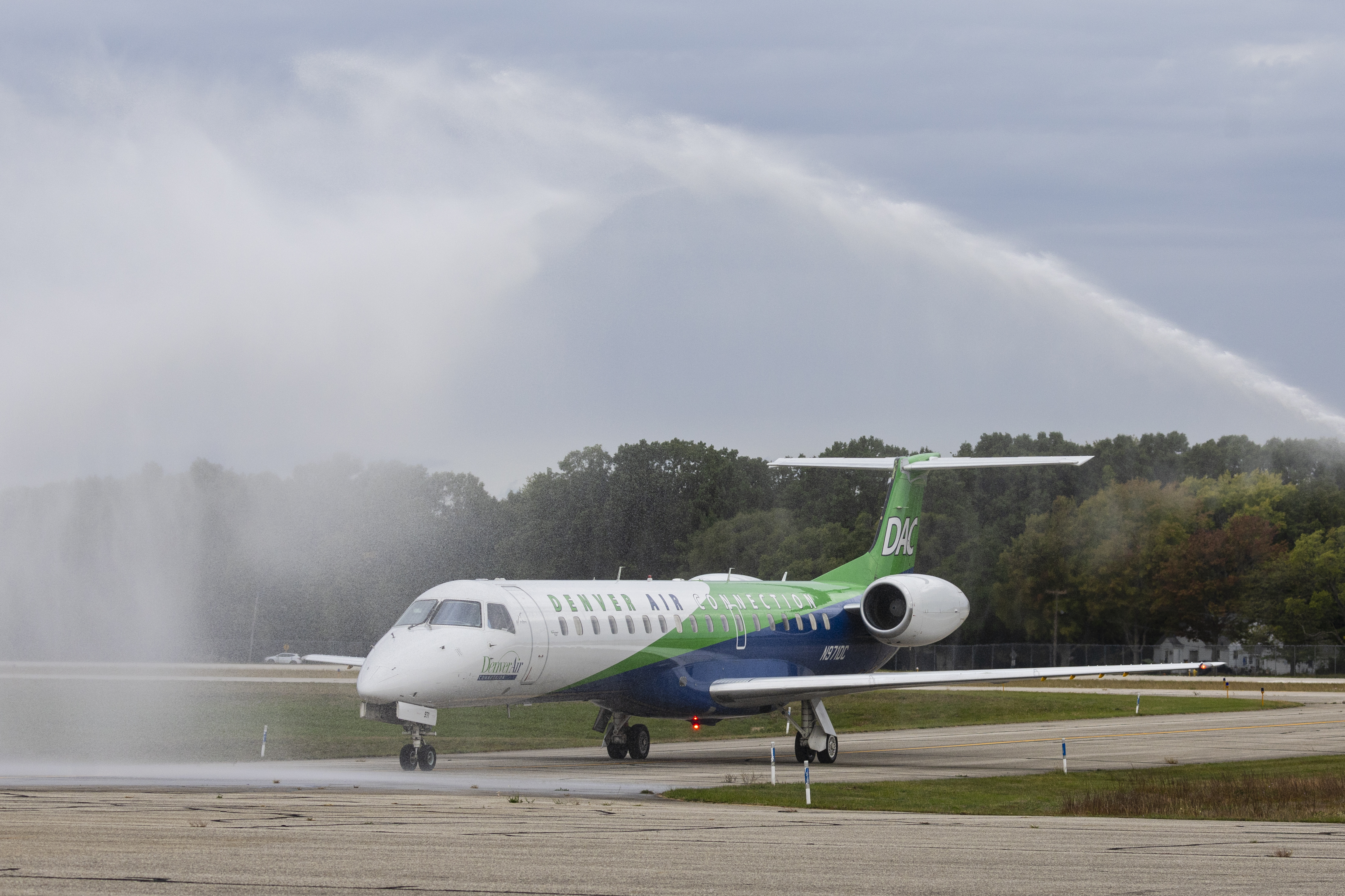 Muskegon County Airport welcomes Denver Air Connection - mlive.com
