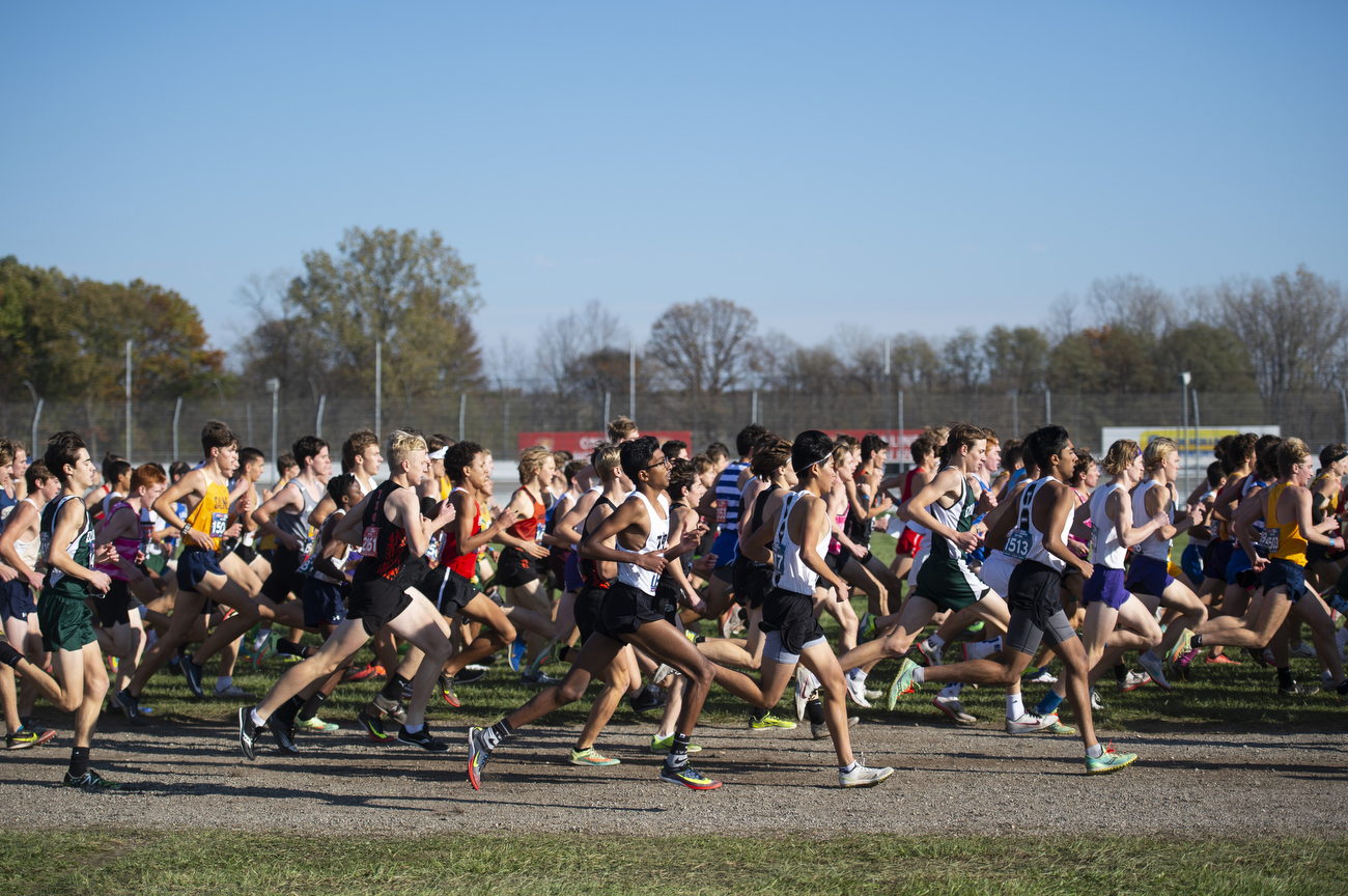 Division 1 boys race at 2021 MHSAA Cross Country championships - mlive.com