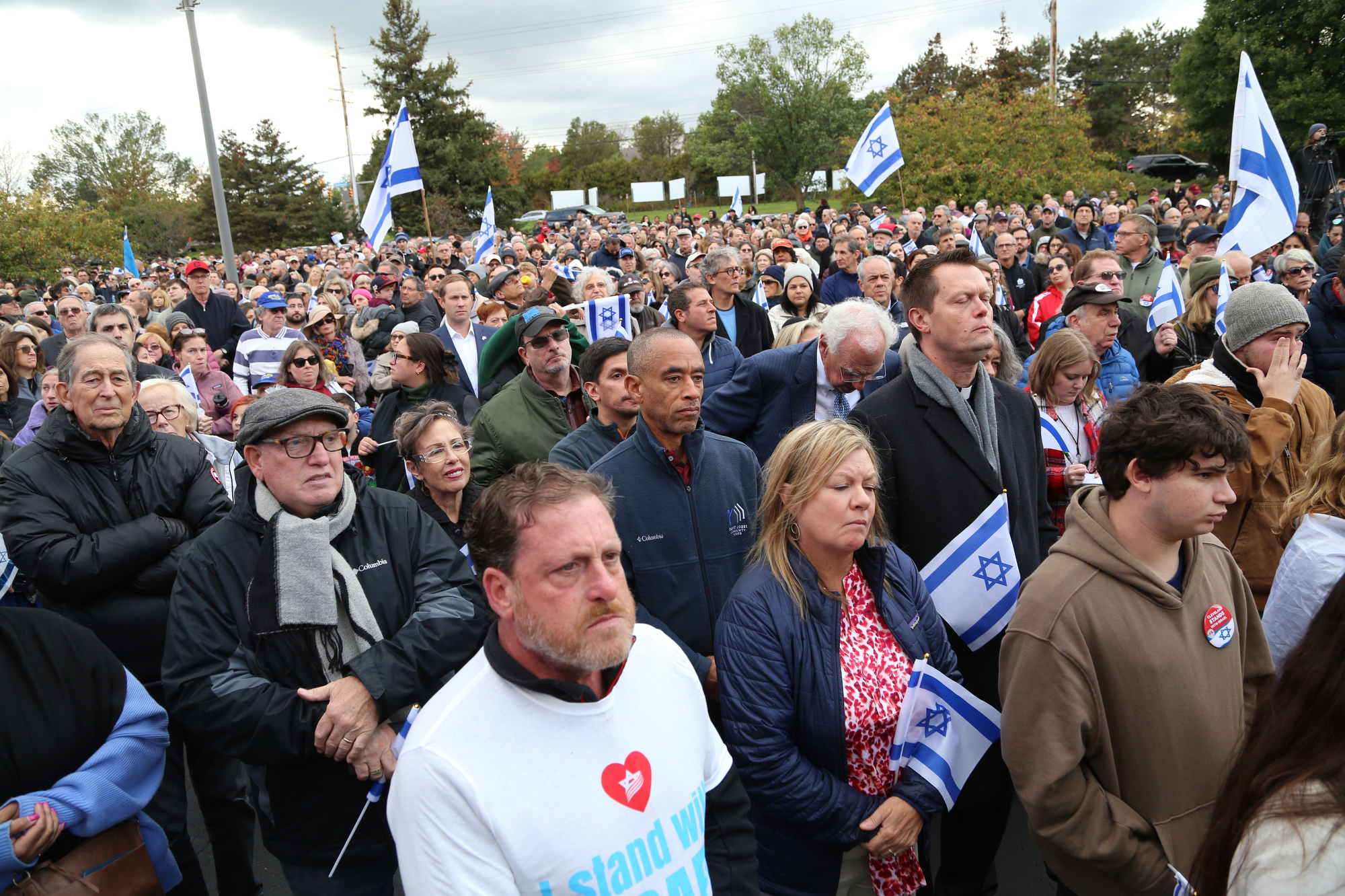 Rally for Israel at the Jewish Federation of Cleveland in Beachwood ...