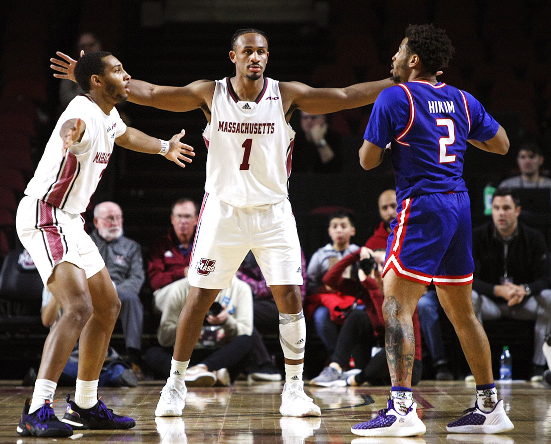 UMass Men's Basketball vs UMass Lowell 12/8/22 - masslive.com